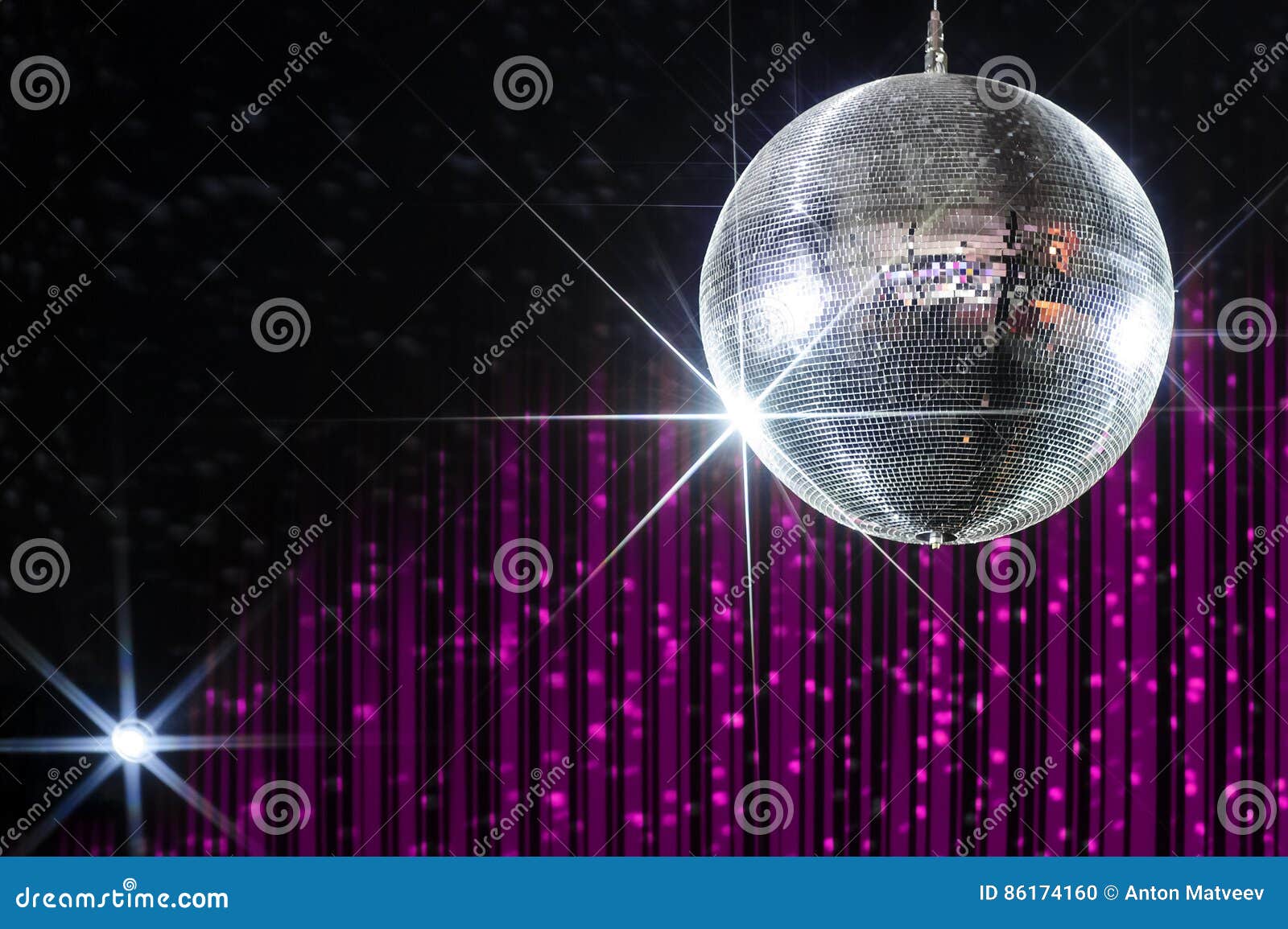 Boule De Disco De Boîte De Nuit Photo stock - Image du moderne ...