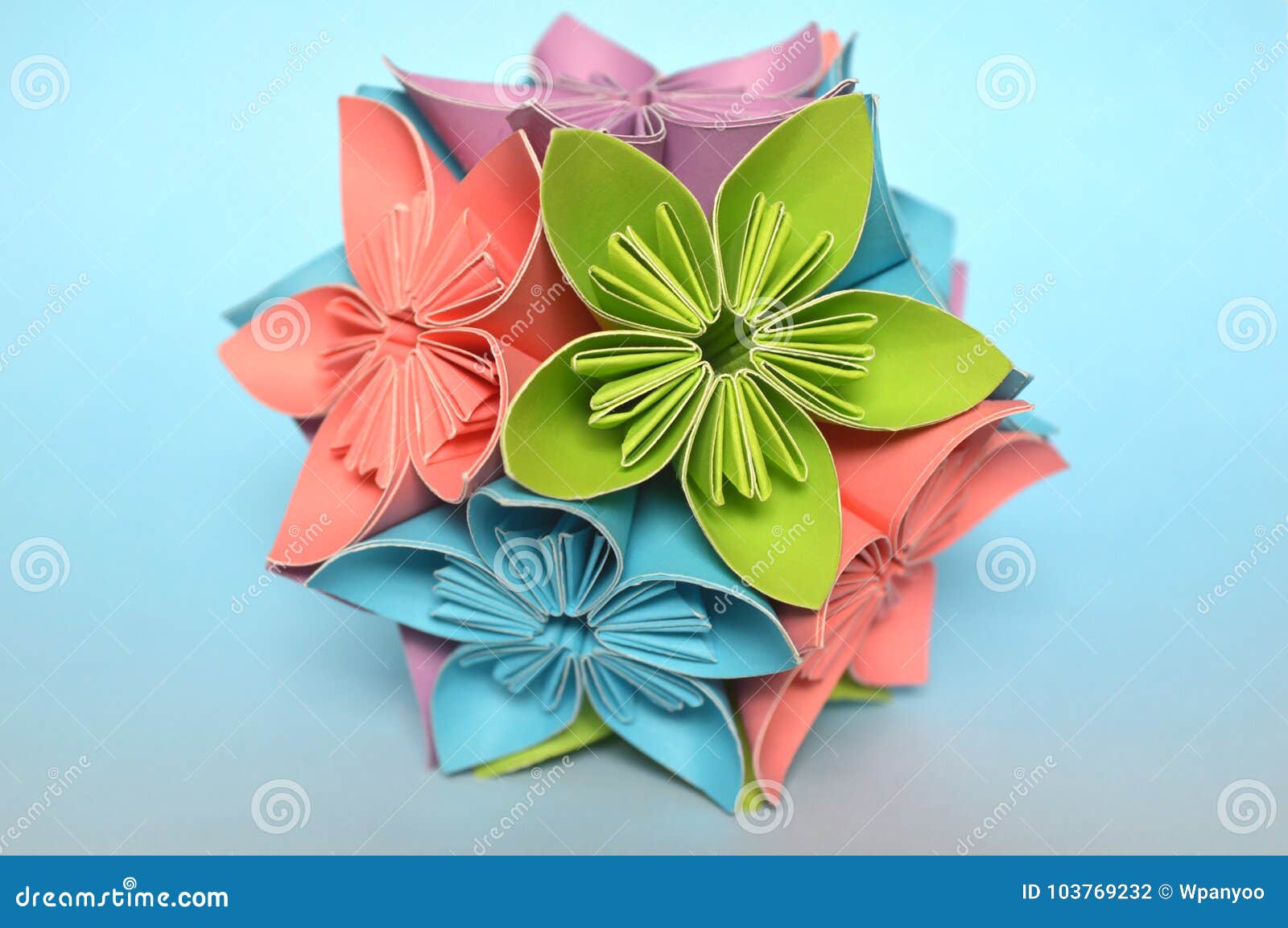 Boule De Fleur De Kusudama D'origami Photo stock - Image du asiatique ...