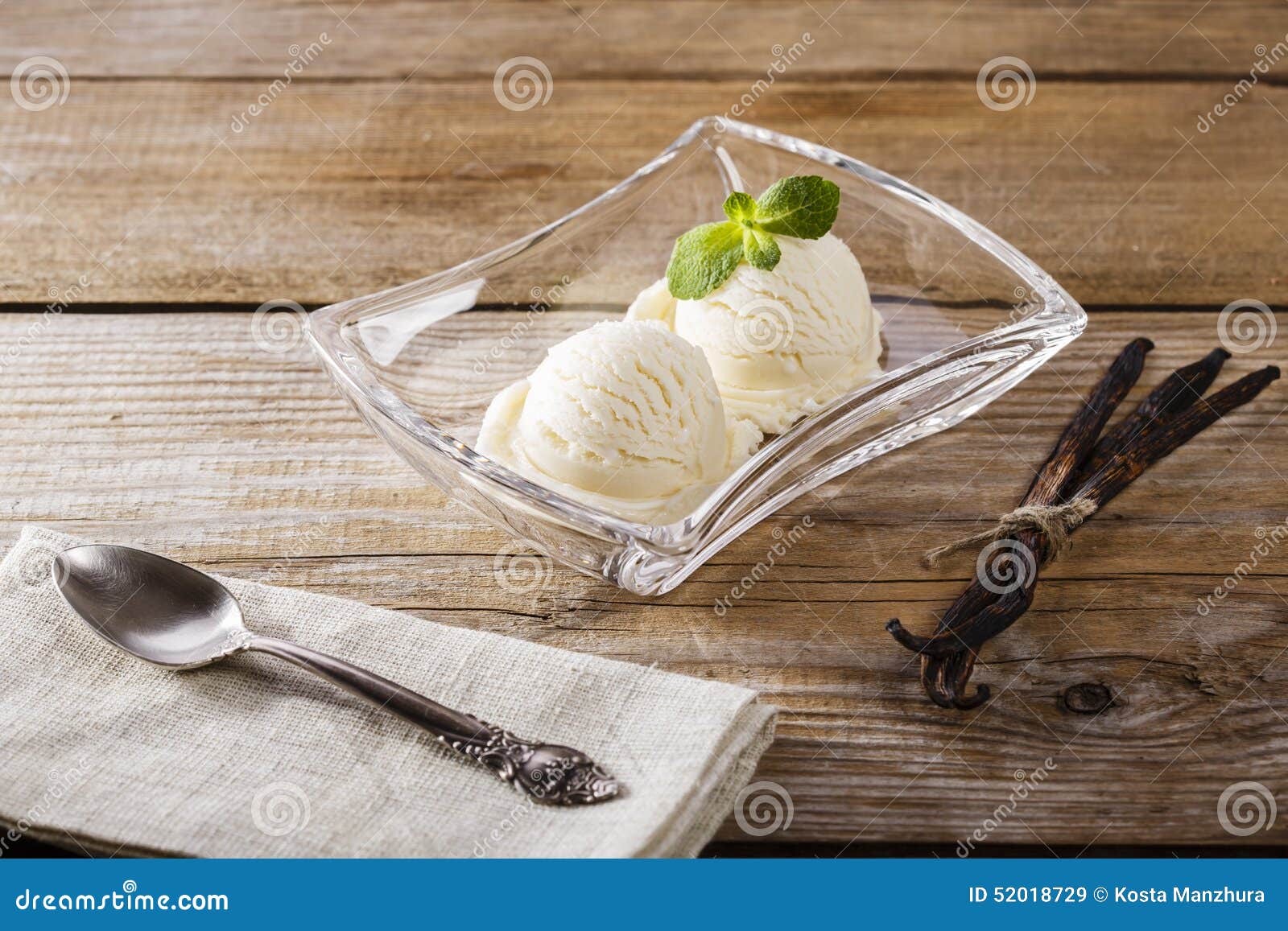 Boule De Glace à La Vanille Image stock - Image du glace, vanille: 52018729