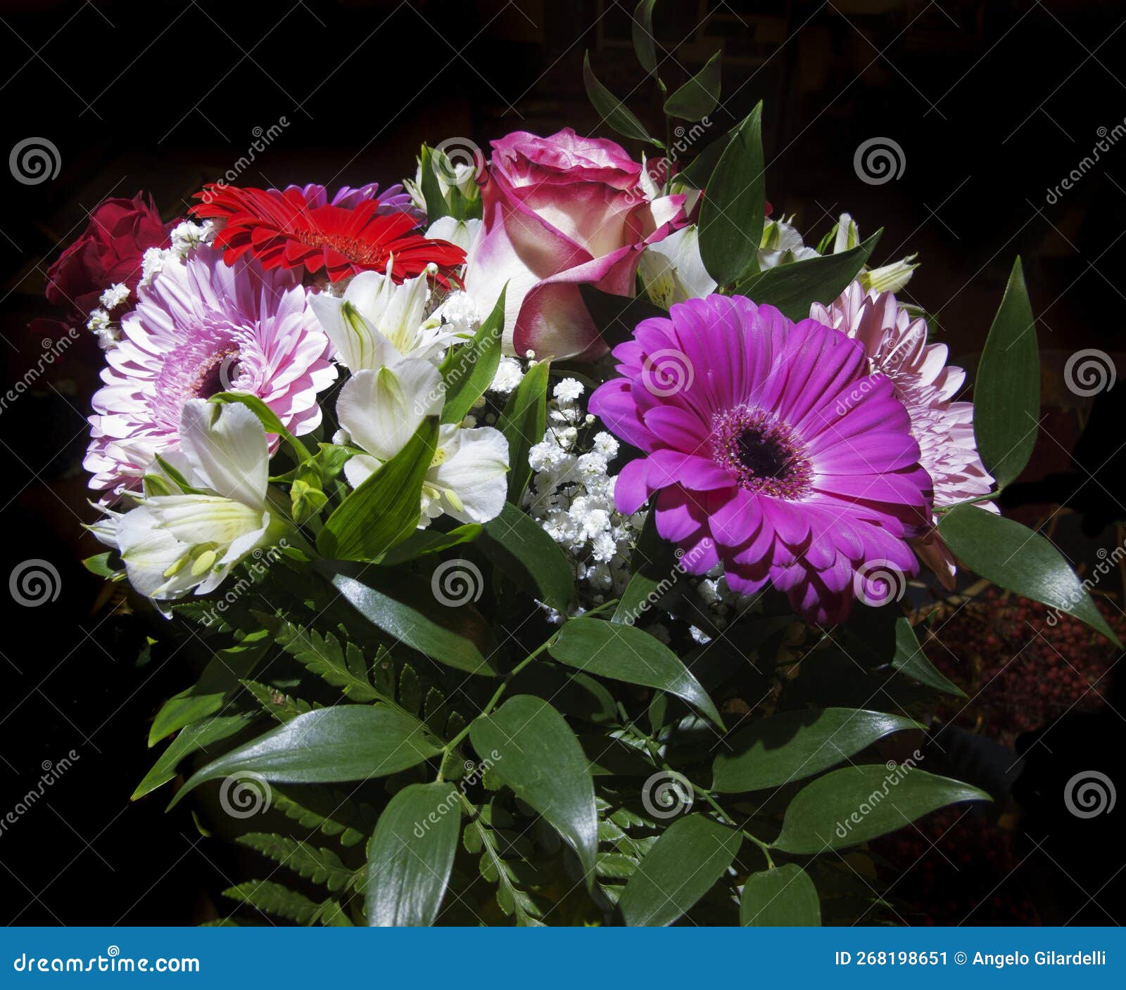 Bouquet of Cut Flowers Front View, with Roses, Gerberas, Greenery Etc ...