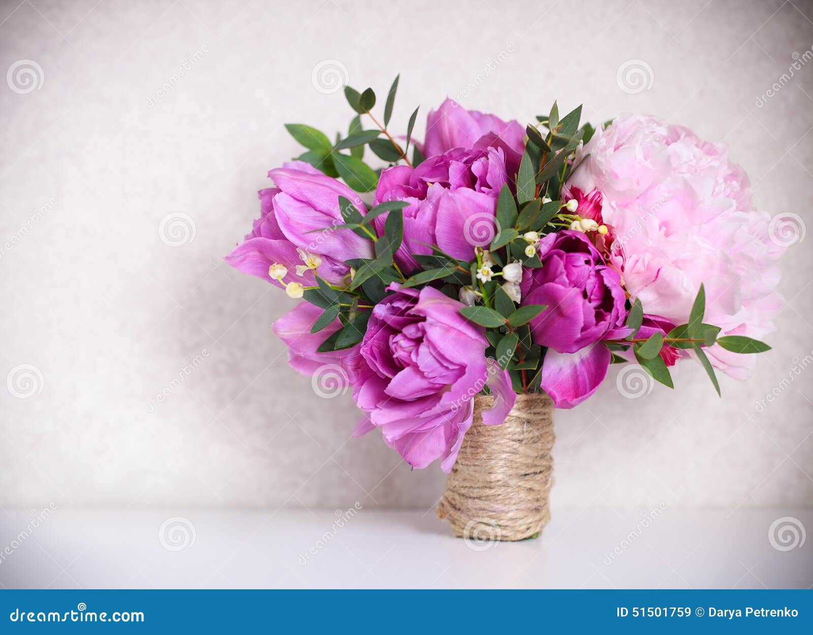 Bouquet De Mariage De Pivoines Roses Image stock - Image du bouquet ...