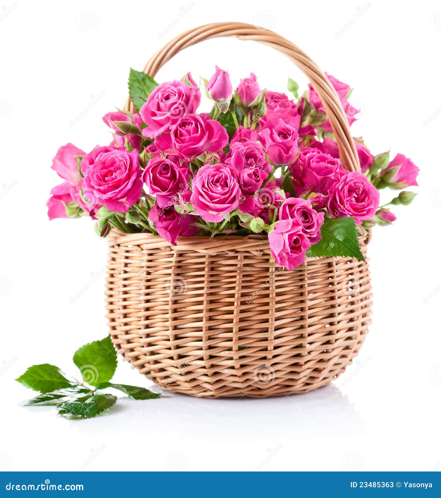 Bouquet Des Roses Roses Dans Le Panier Image stock - Image du intérieur ...