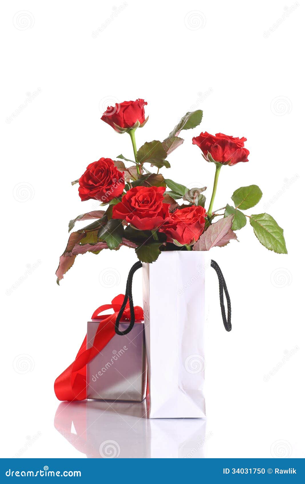 Bouquet des roses rouges photo stock. Image du décoratif - 34031750