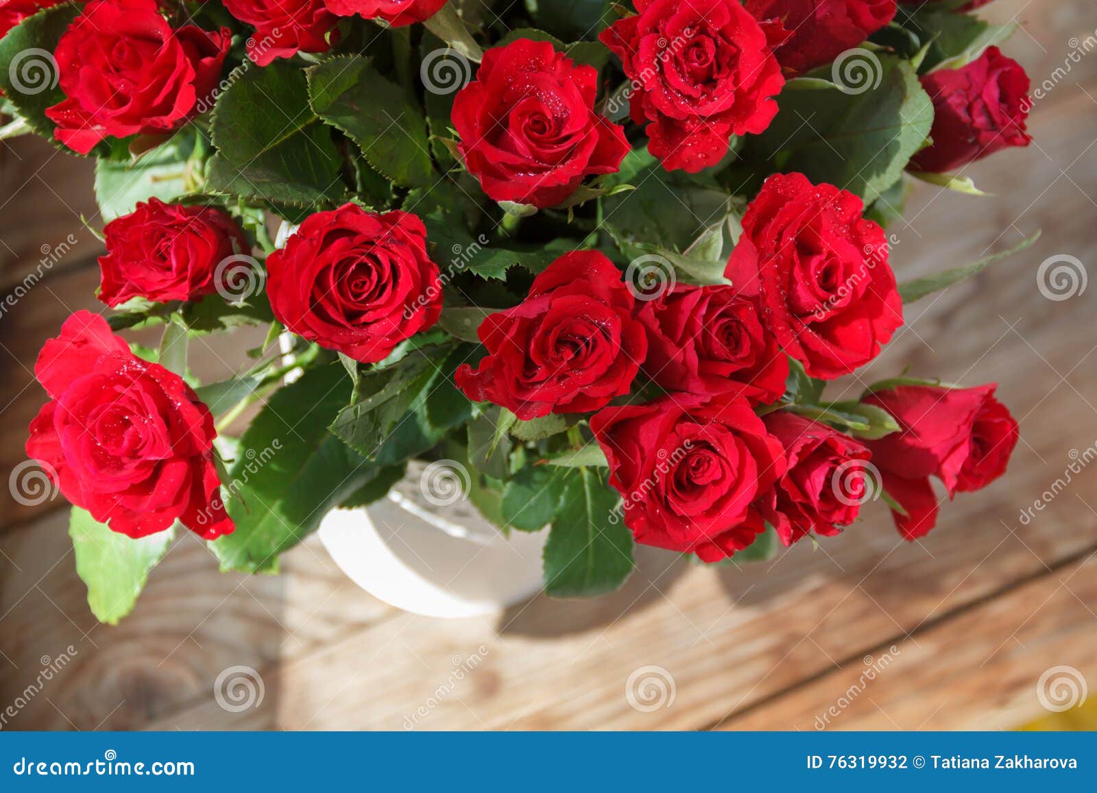 The Bouquet of Red Roses in a Vase Stock Photo - Image of flower ...