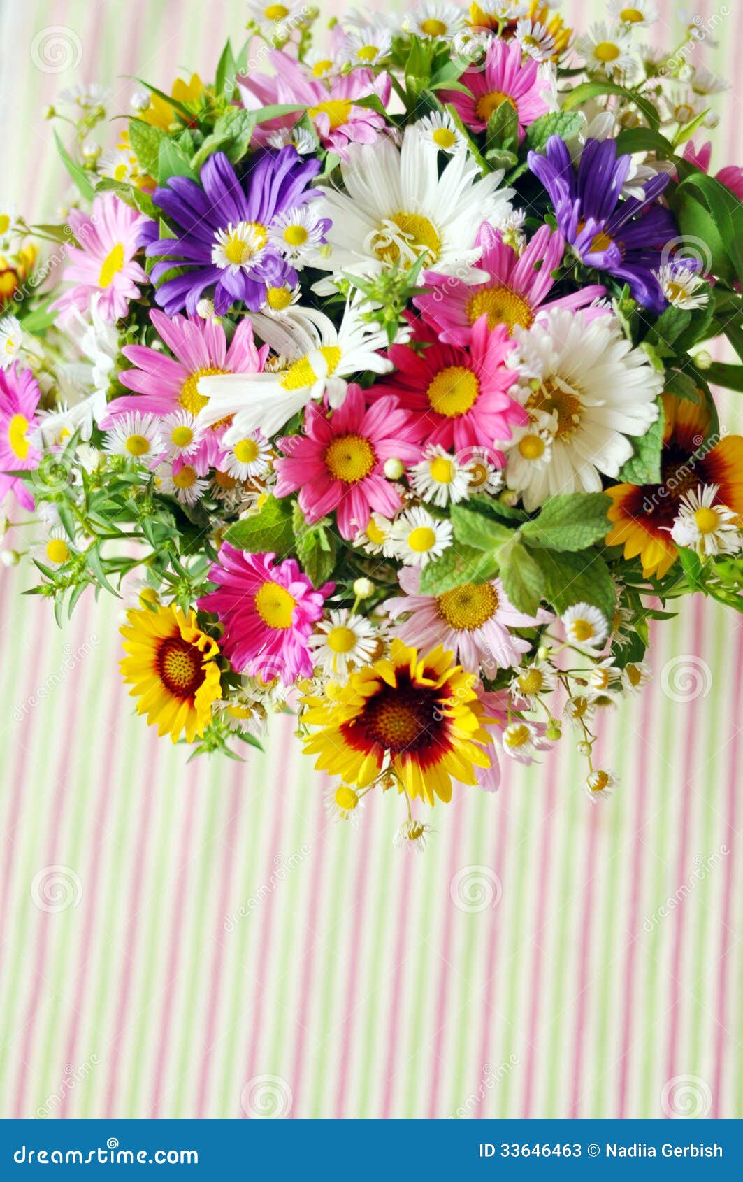 Bouquet of simple flowers stock image. Image of domestic - 33646463