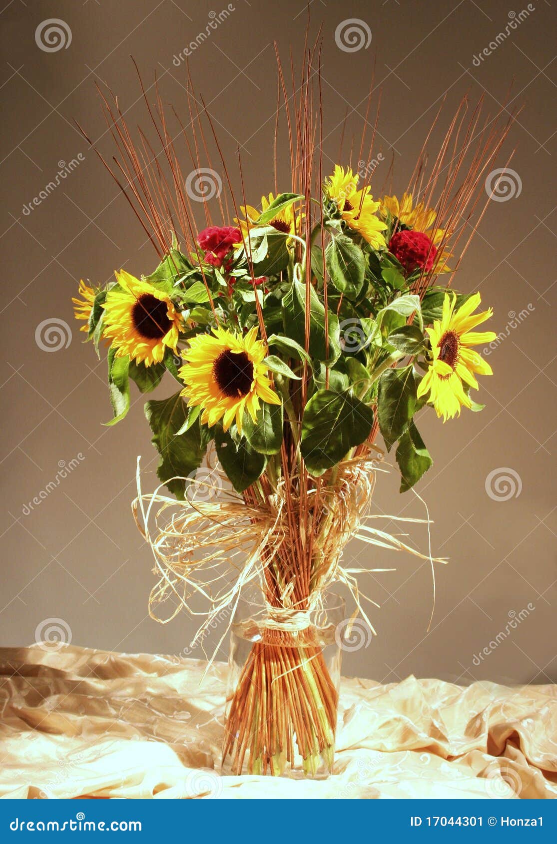 Bouquet of sun-flowers stock image. Image of group, nature - 17044301