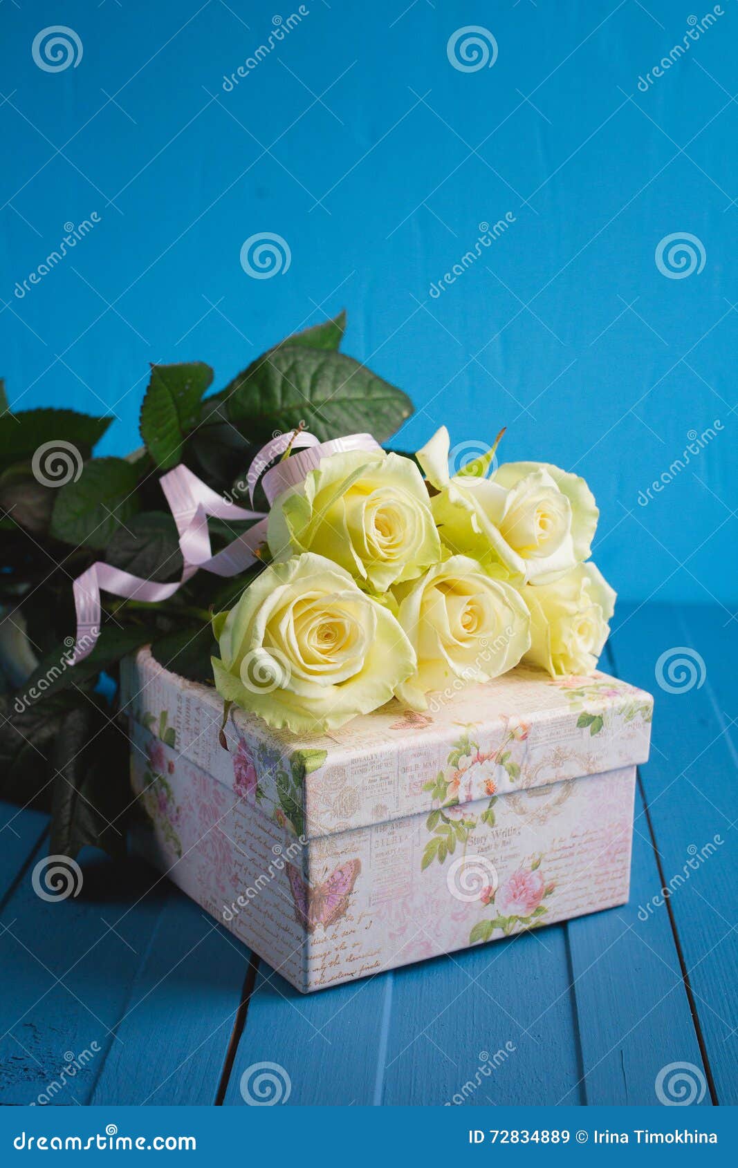 Bouquet of White Roses and Gift Box Stock Image - Image of wedding ...