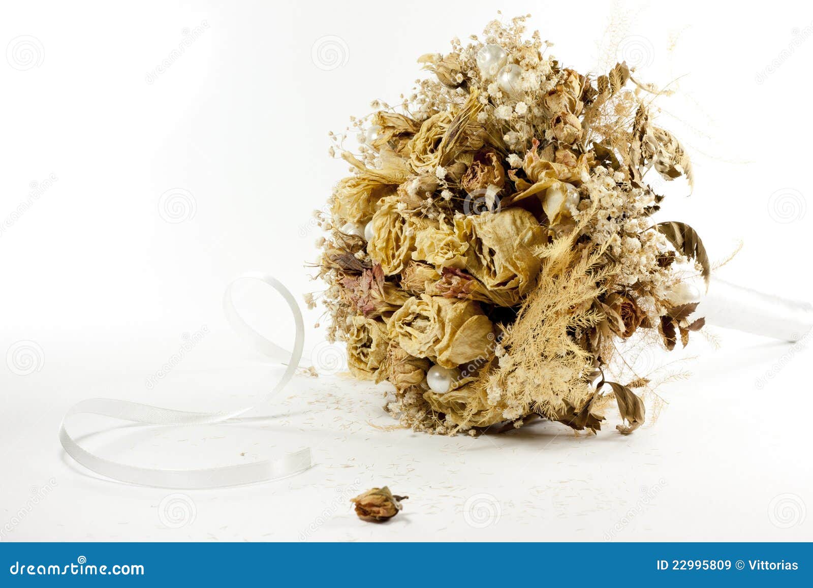 Bouquet of wilted flowers stock image. Image of grief - 22995809