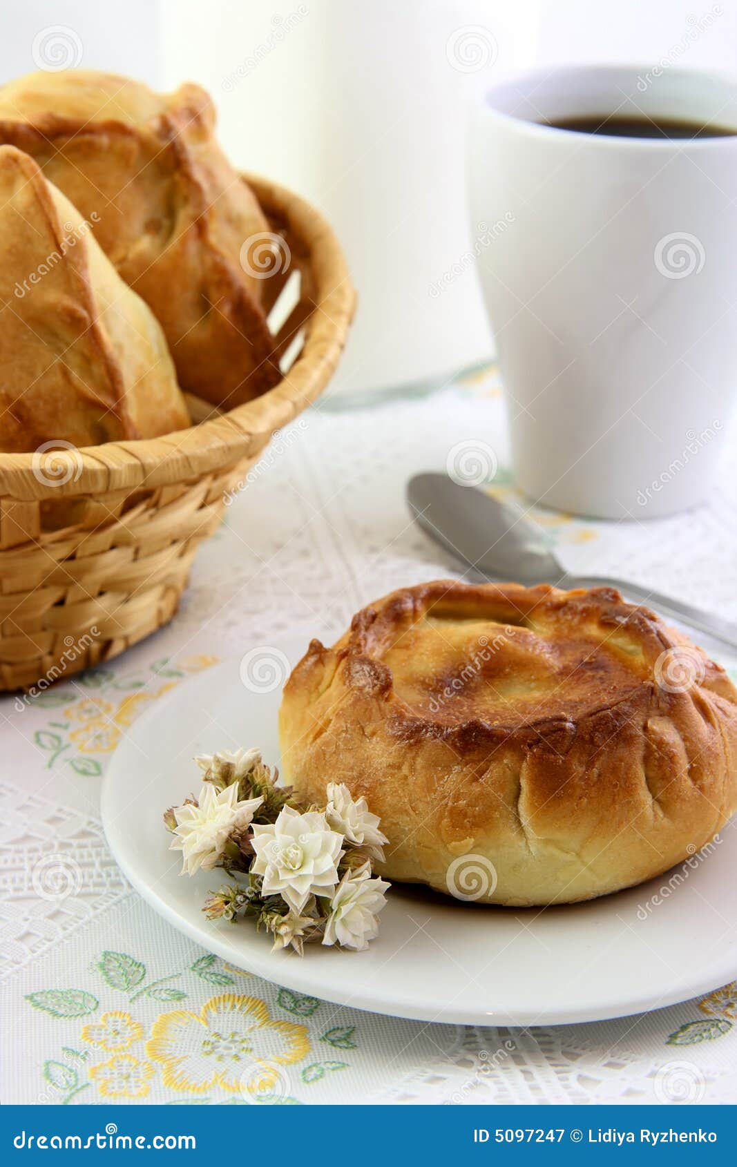 Bourrage Du Secteur Et De La Fleur Image stock - Image du paille ...