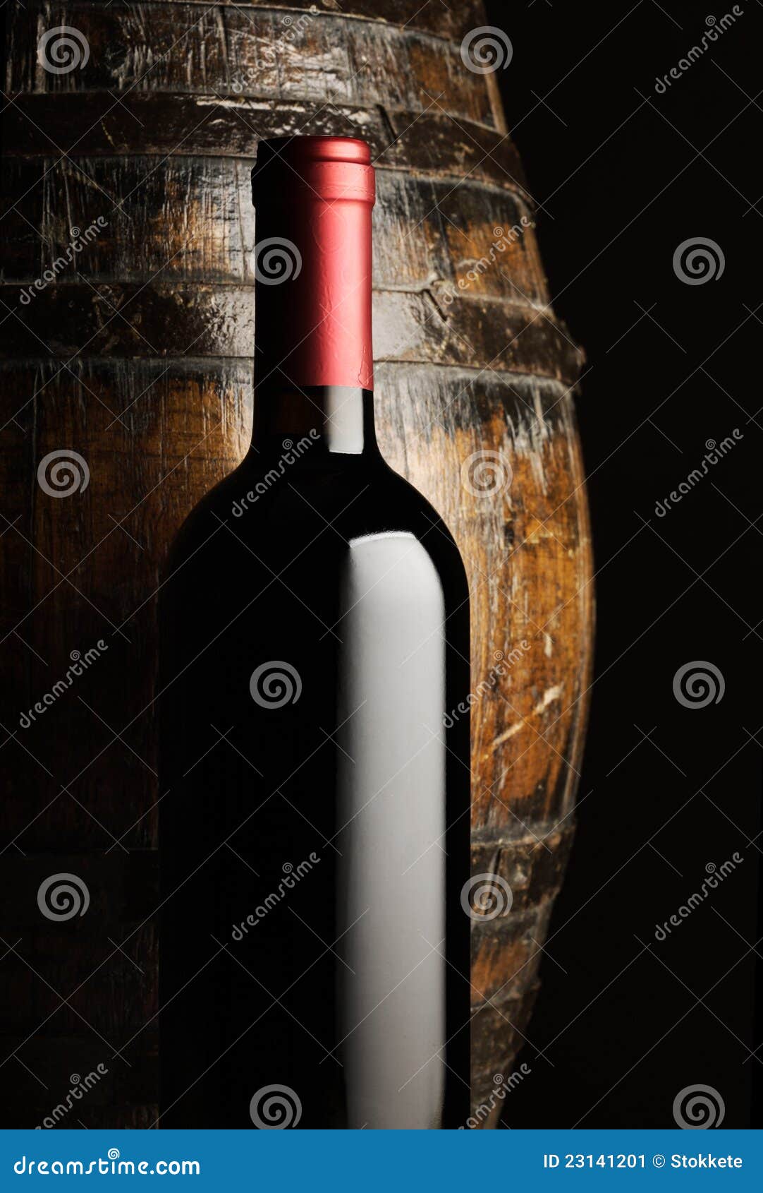 Bouteille de vin rouge image stock. Image du glace, vieux - 23141201