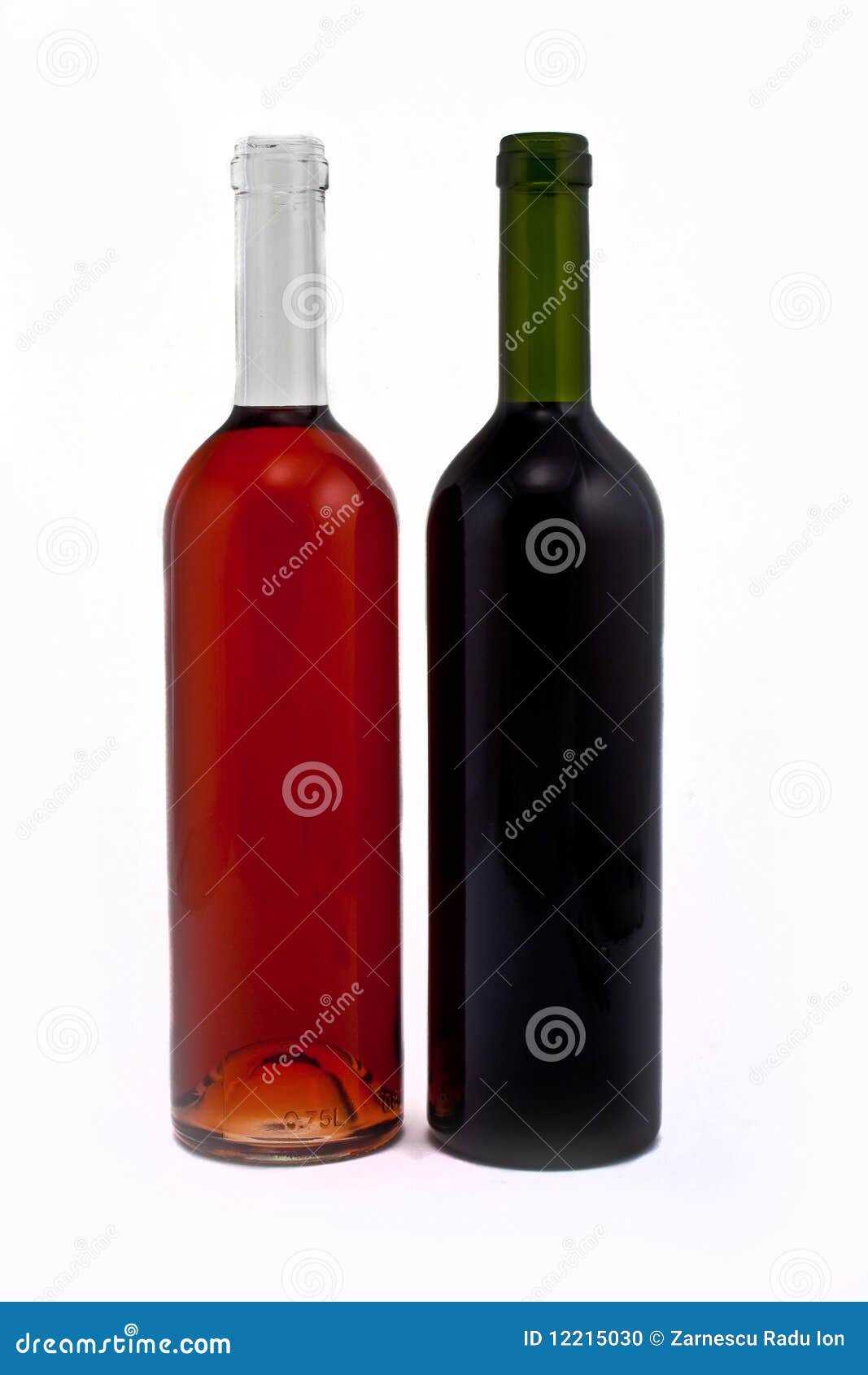 Bouteilles De Vin Rouge Et Rosé Photo stock - Image: 12215030