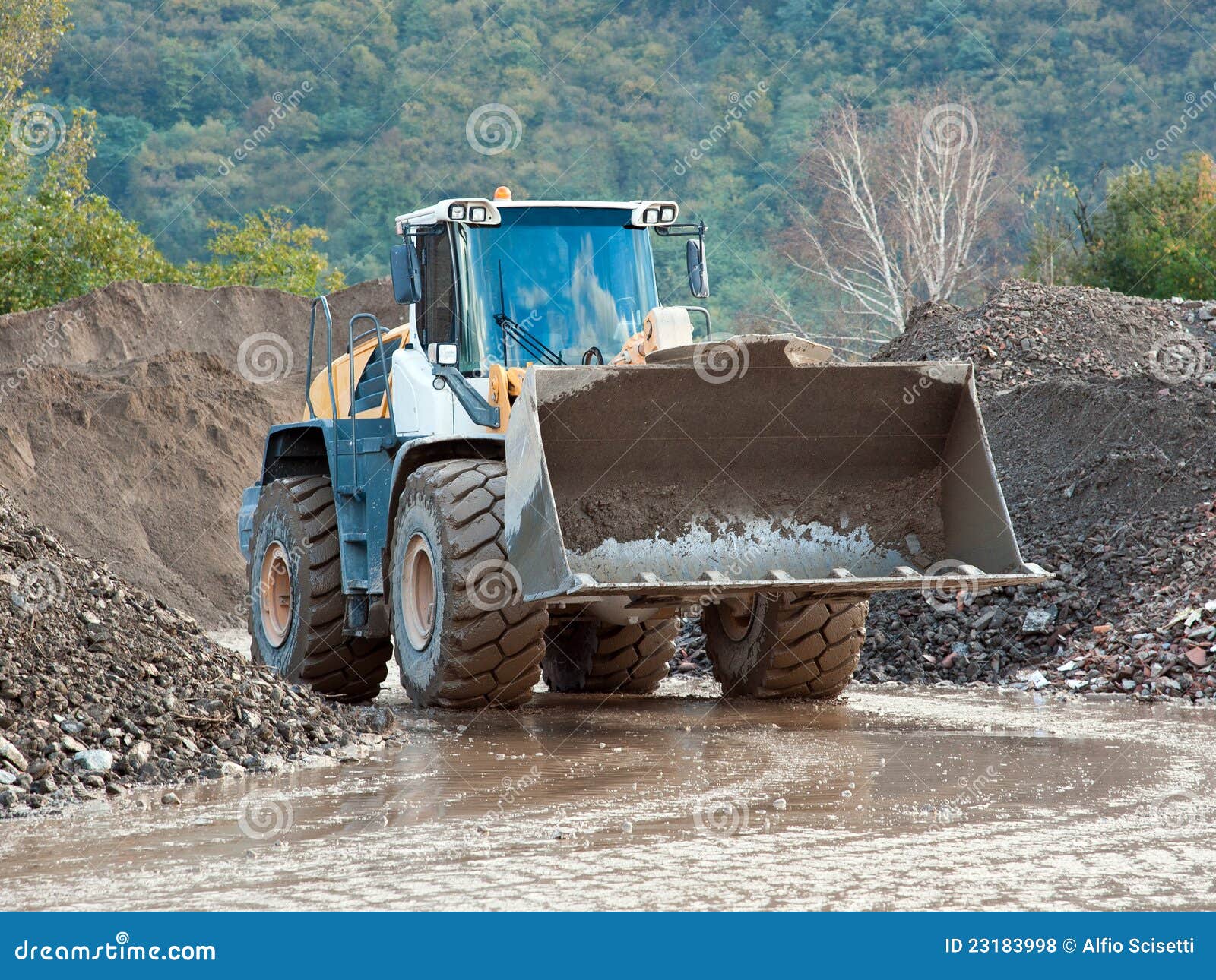 Bouteur photo stock. Image du creuser, carrière, carrières - 23183998