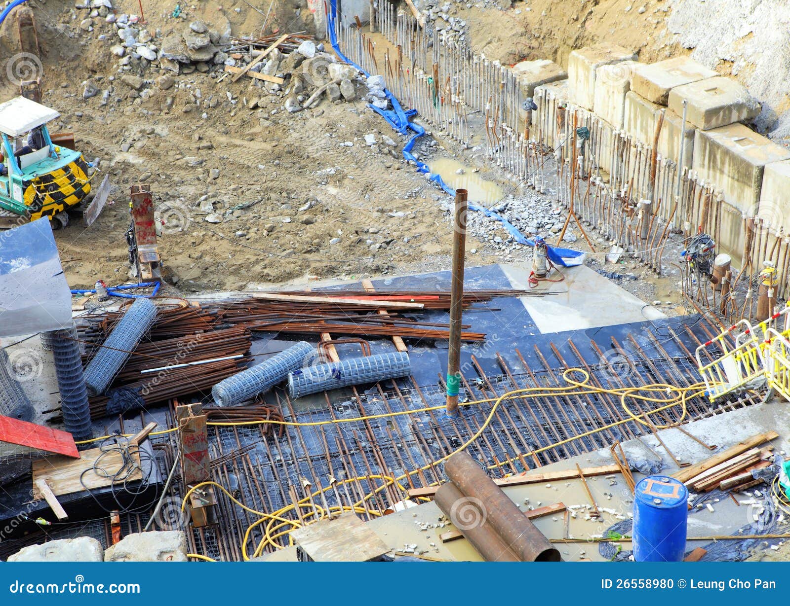 Bouwwerf stock foto. Image of ontwikkelen, graaf, bruin - 26558980