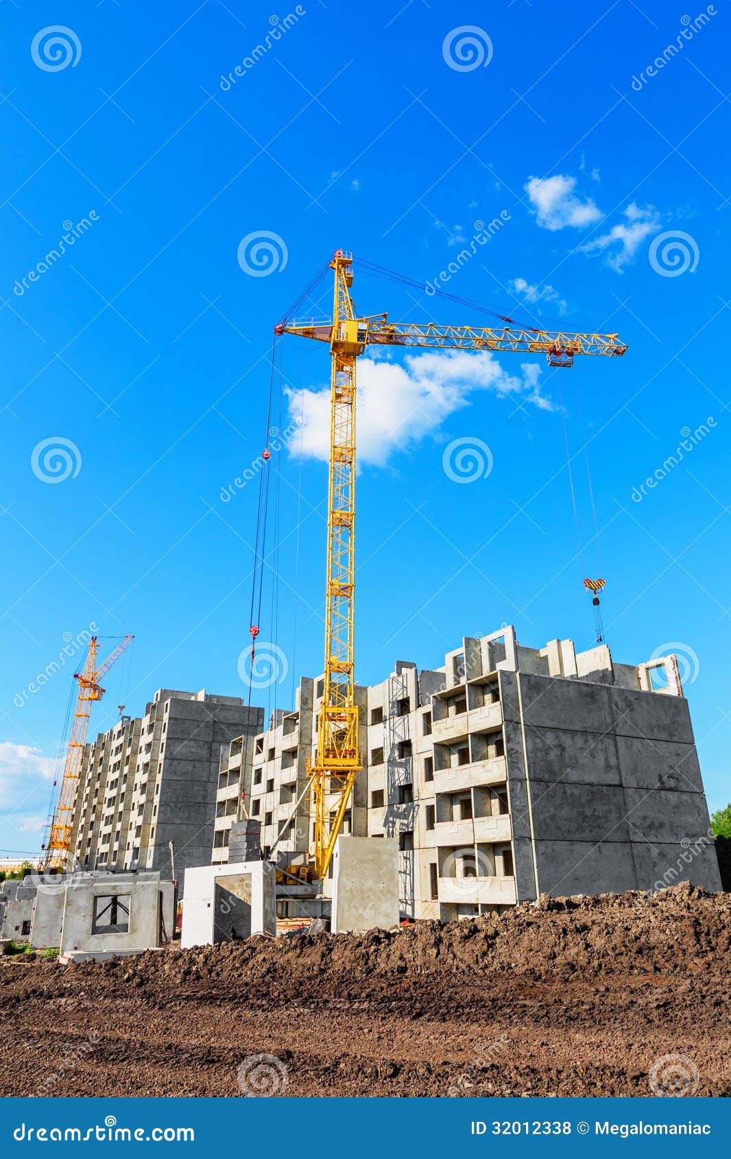 Bouwwerf stock foto. Image of apparatuur, industrie, techniek - 32012338