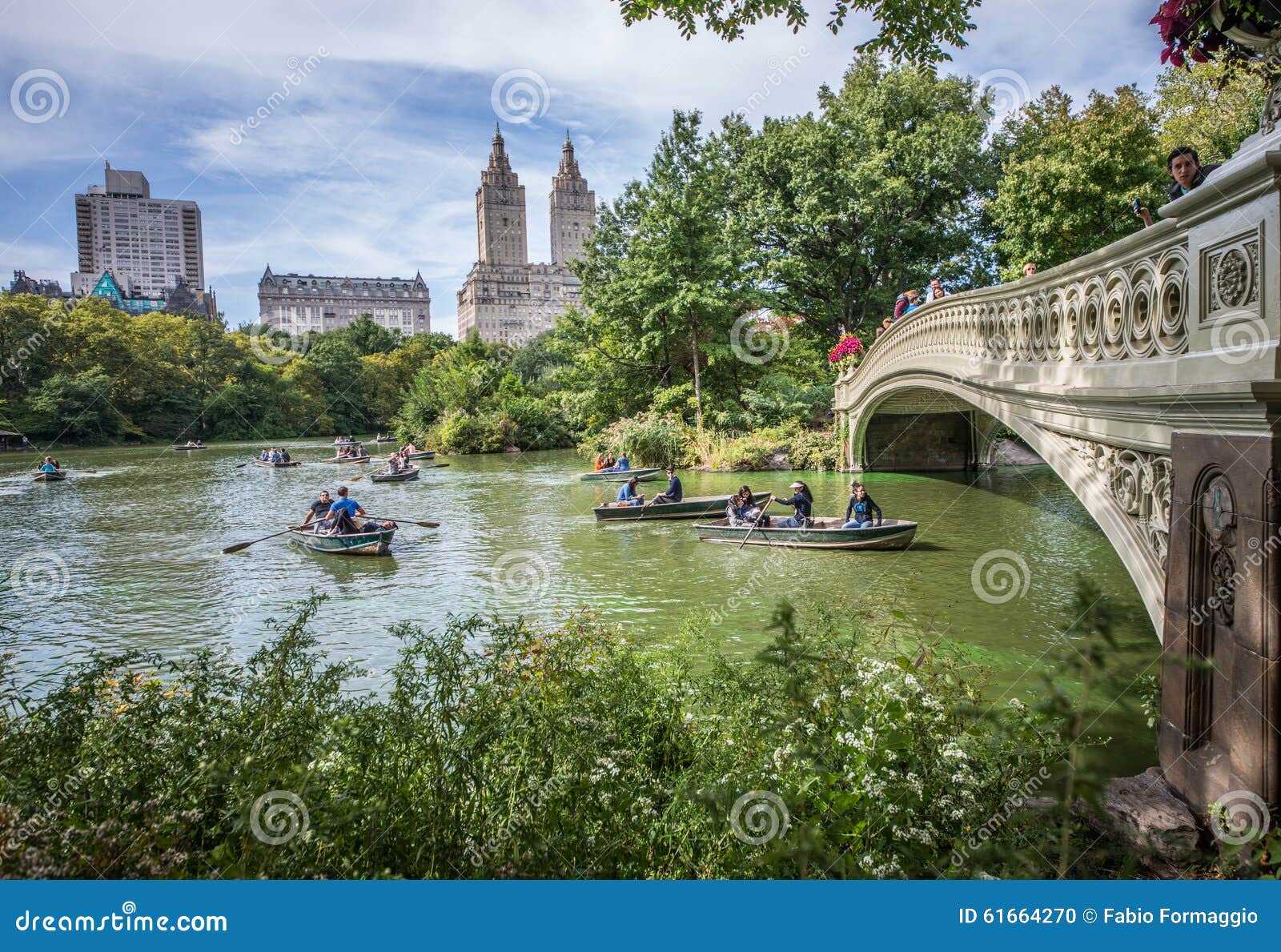 Bow Bridge in Central Park,New York Editorial Image - Image of family ...