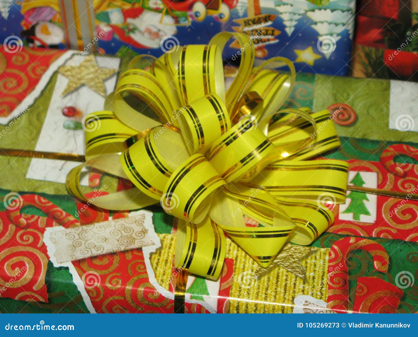 Bow on a gift box stock image. Image of main, shot, decorated - 105269273