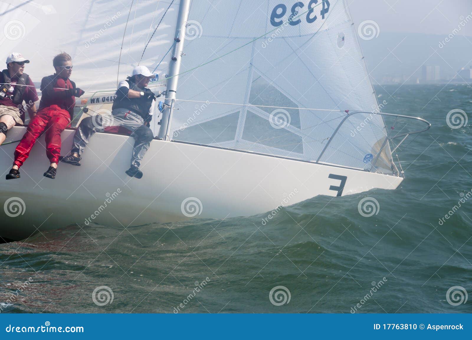 The bow hitting the water editorial image. Image of port - 17763810