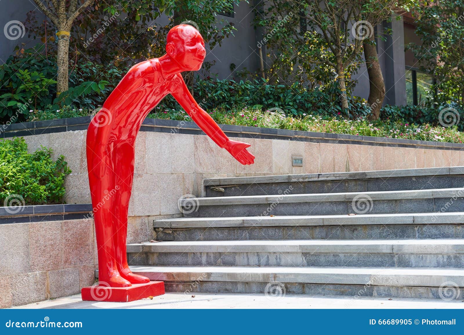 Bow sculpture editorial image. Image of round, human - 66689905