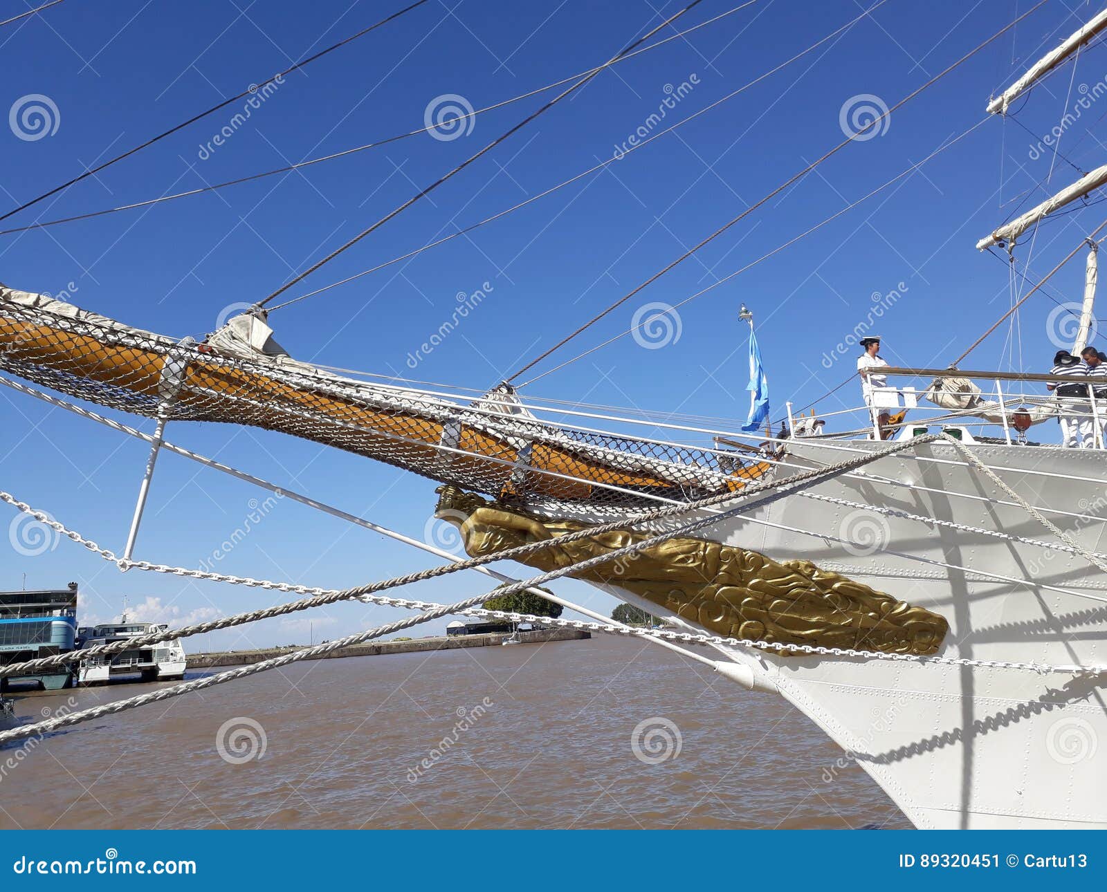 Bow ship editorial photo. Image of goodbye, leaving, releasing - 89320451