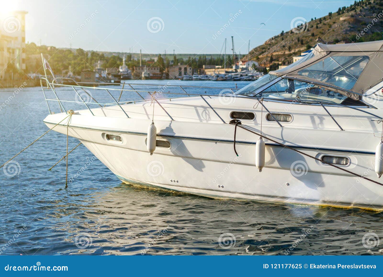 Yacht Side View Stock Images - 1,710 Photos