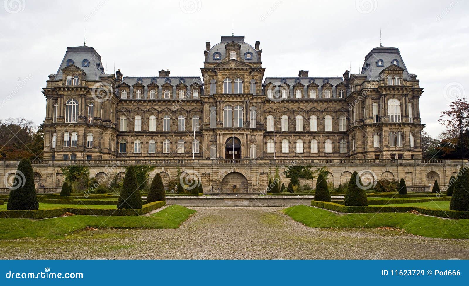 Bowes Museum Barnard Castle Teesdale Stock Image - Image of building ...