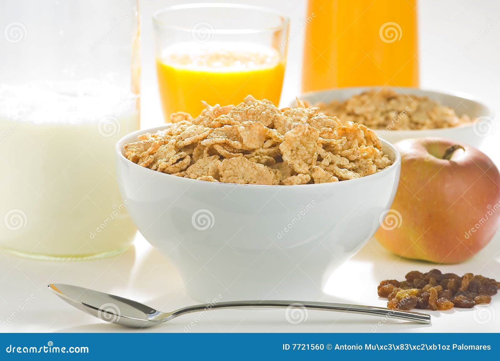 Bowl of Cereal with Raisins Stock Photo - Image of isolated, grain: 7721560