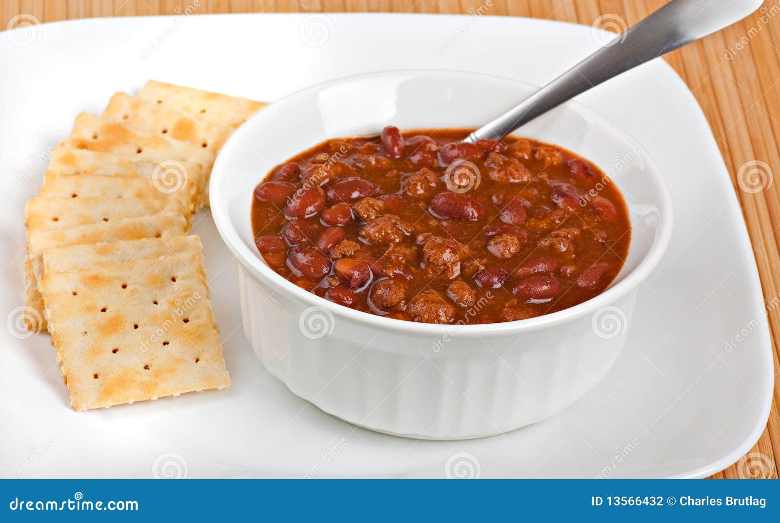 Bowl of Chili stock photo. Image of beans, crackers, meat - 13566432
