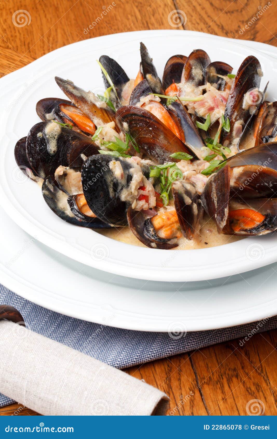 Bowl with cooked mussels stock photo. Image of white - 22865078