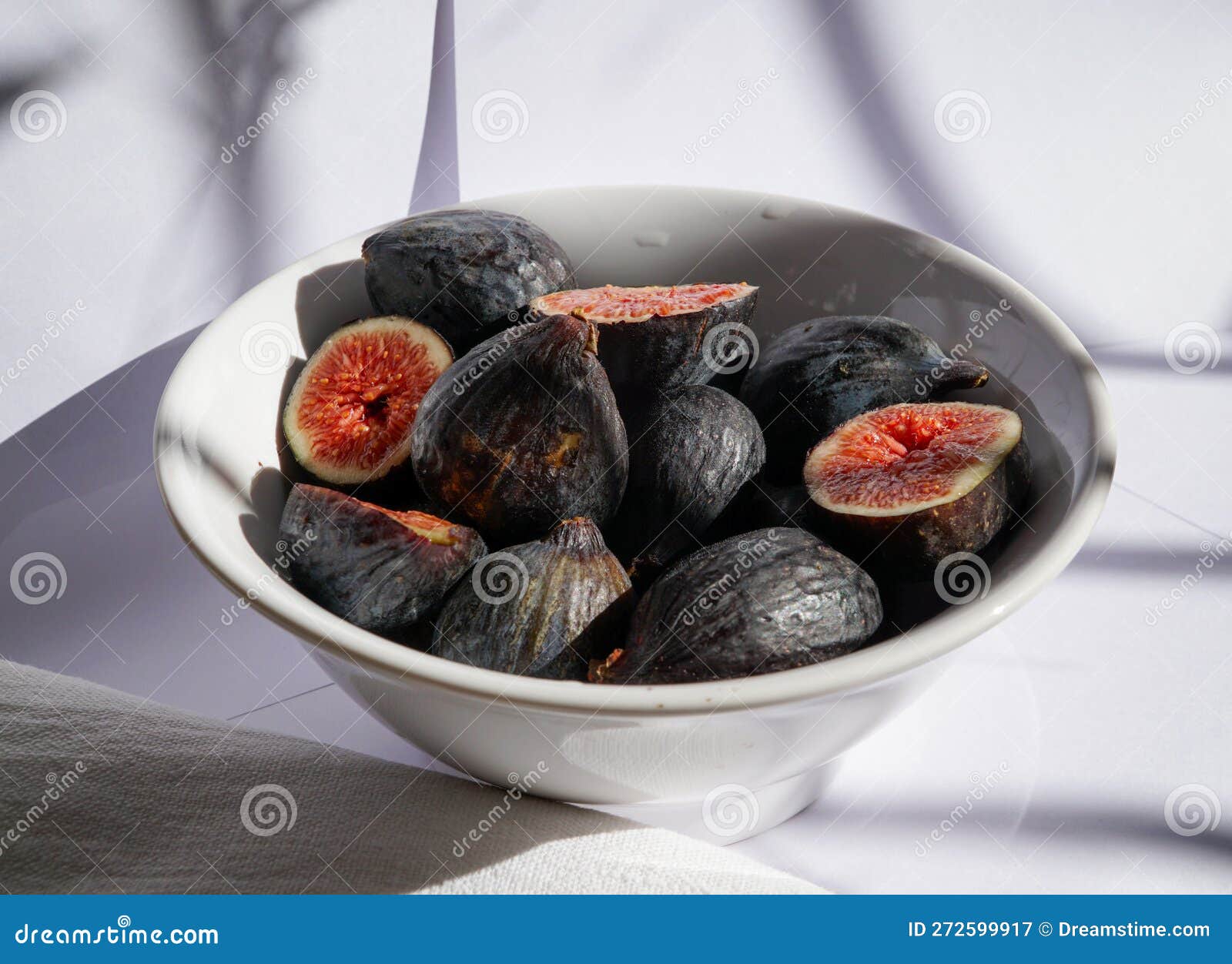Bowl of figs stock image. Image of exotic, juicy, fruit - 272599917