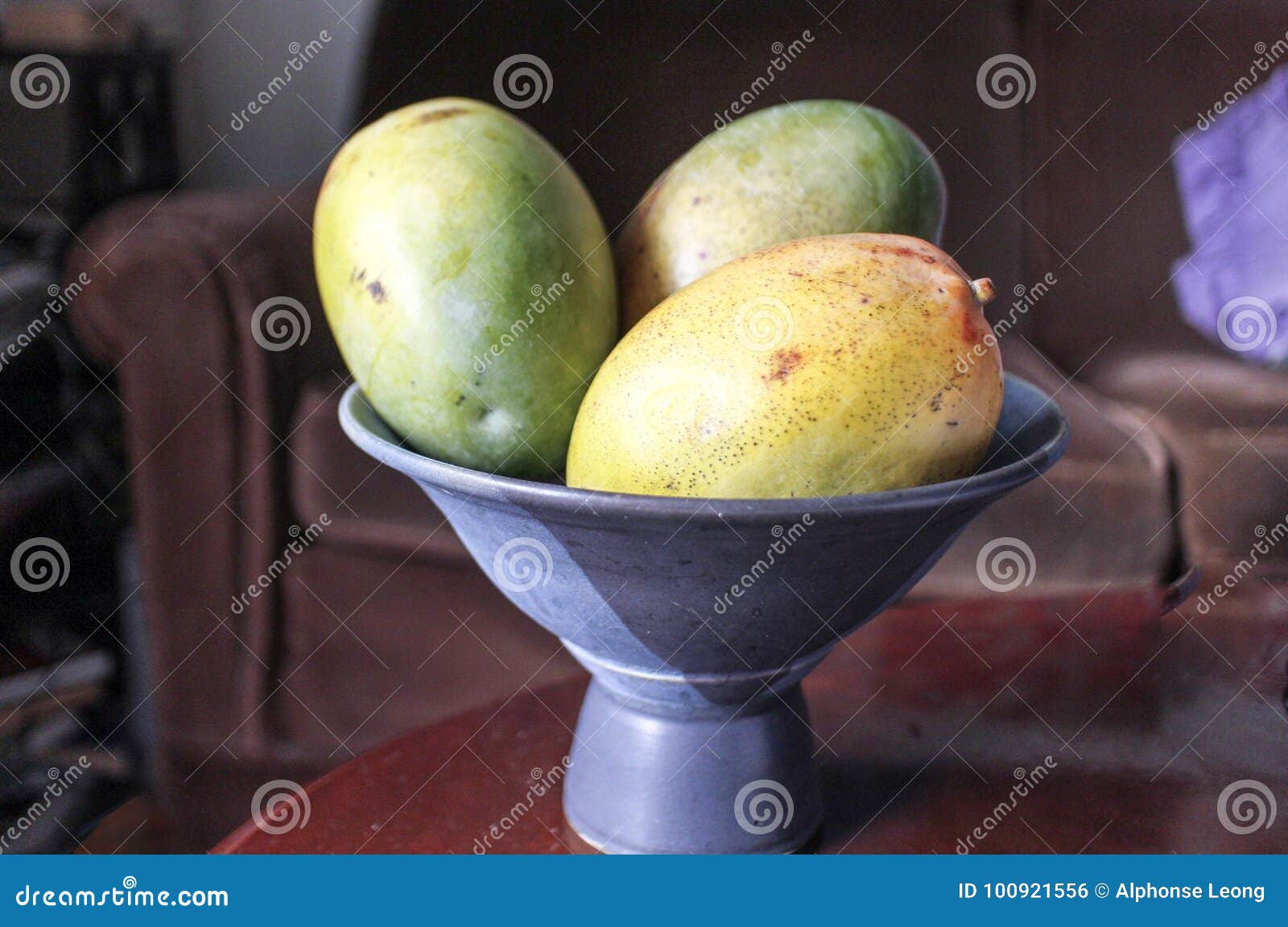 Bowl of Large Mangoes on Table Stock Photo - Image of giant, mangoes ...