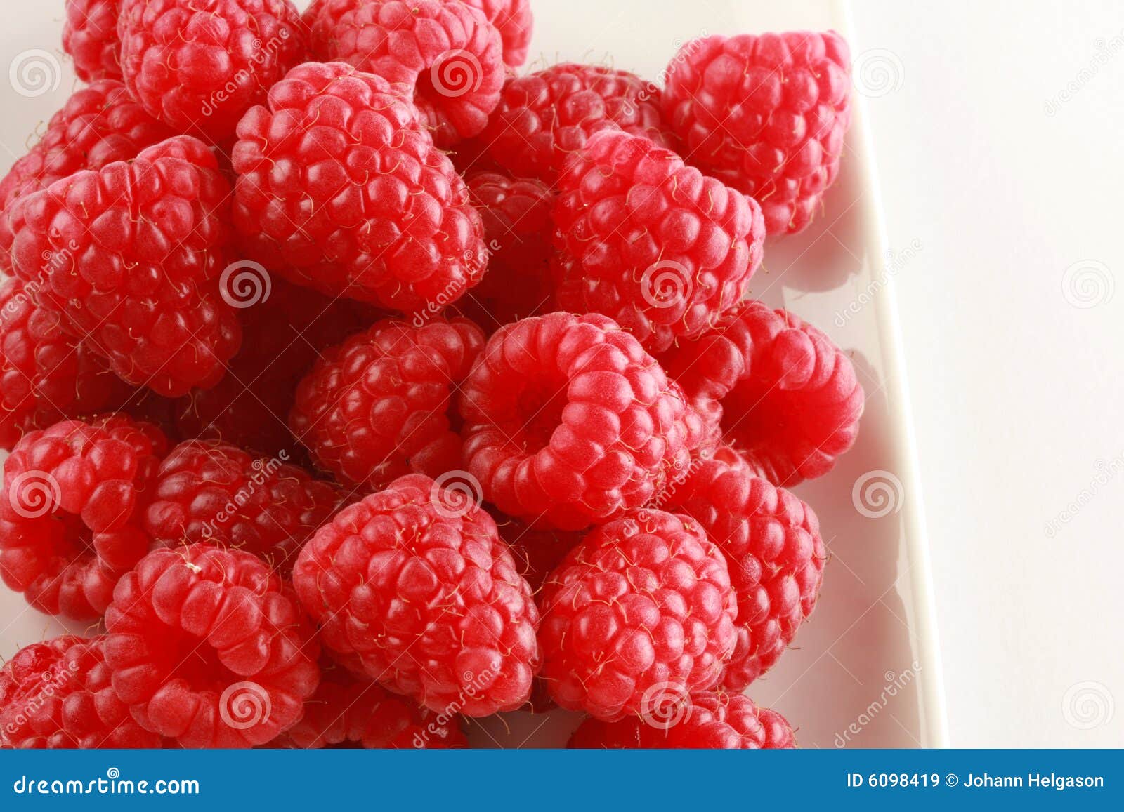 Bowl of raspberries stock image. Image of drink, raspberries - 6098419