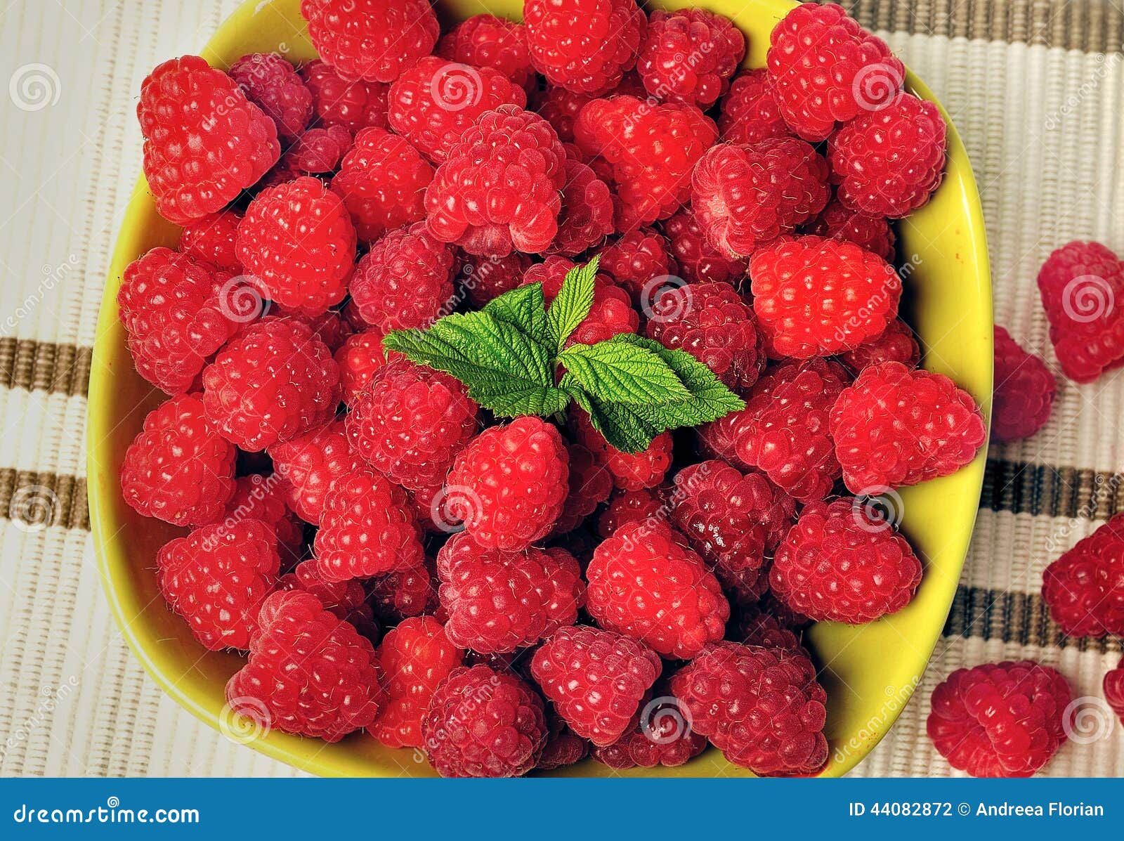 Bowl with raspberry stock photo. Image of background - 44082872