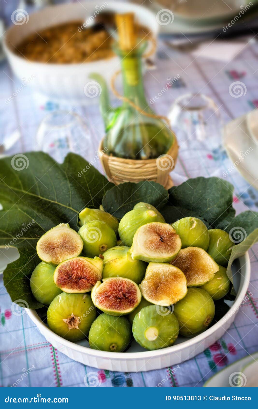 Bowl with raw figs stock image. Image of bowl, detail - 90513813