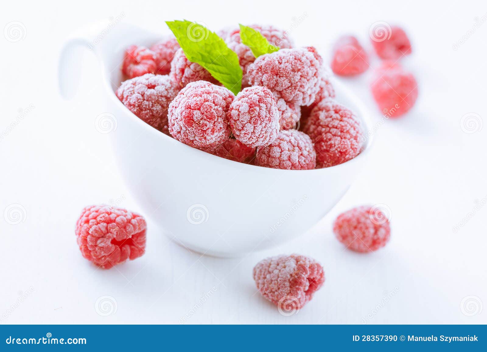 Bowl of Refreshing Raspberries Stock Photo - Image of healthy, food ...