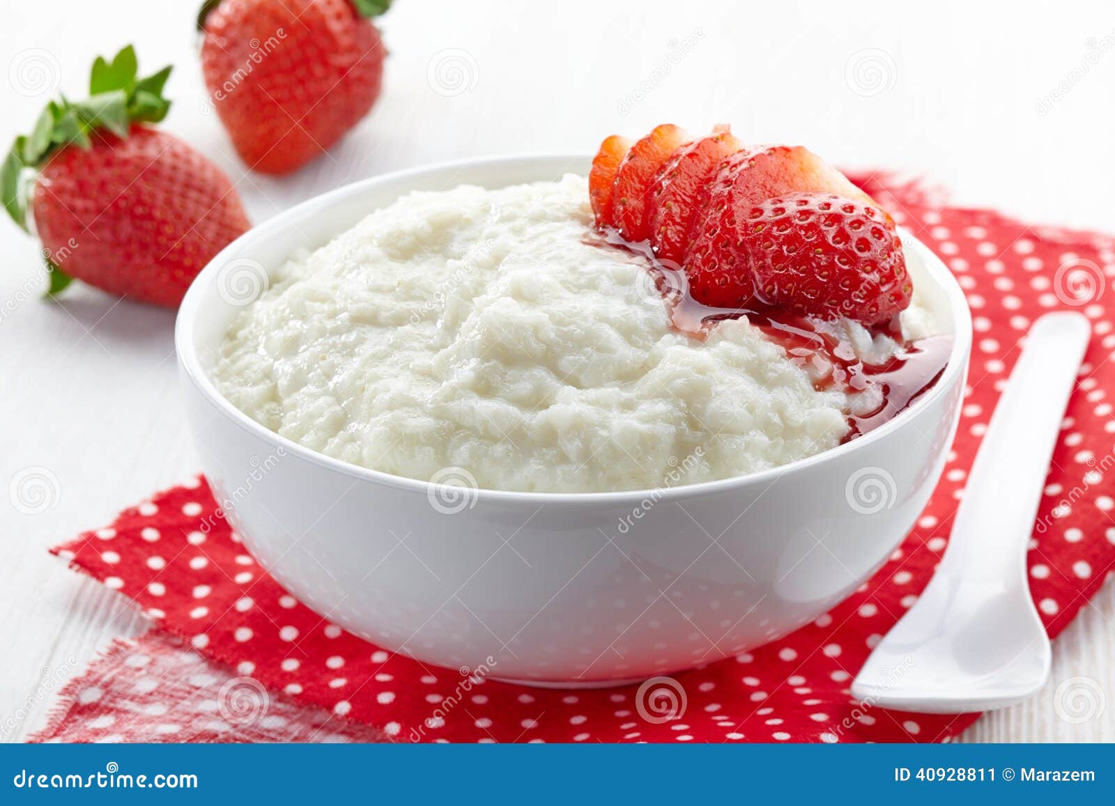 Bowl of Rice Flakes Porridge Stock Image - Image of cereal, ingredient ...