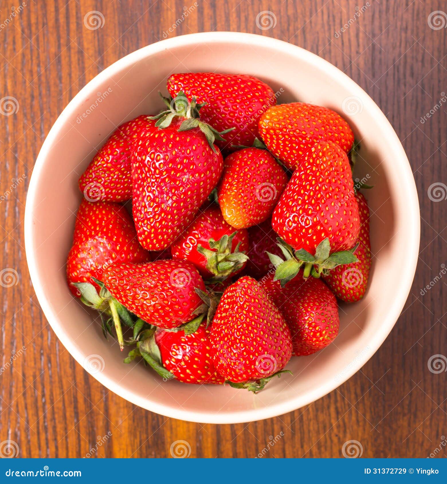 Bowl of strawberries stock image. Image of vibrant, fruit - 31372729