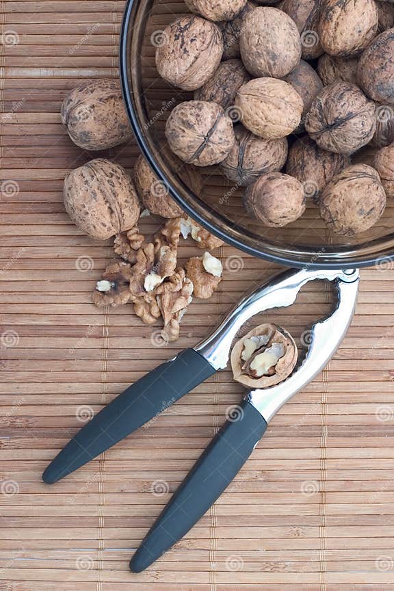 Bowl of Walnuts in the Shells Stock Photo - Image of dish, nutmeats ...