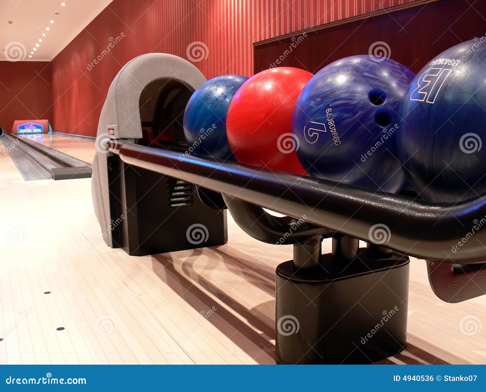 Ten Pin Bowling Alley Background. Closeup Of Tenpin Row On A Lan ...