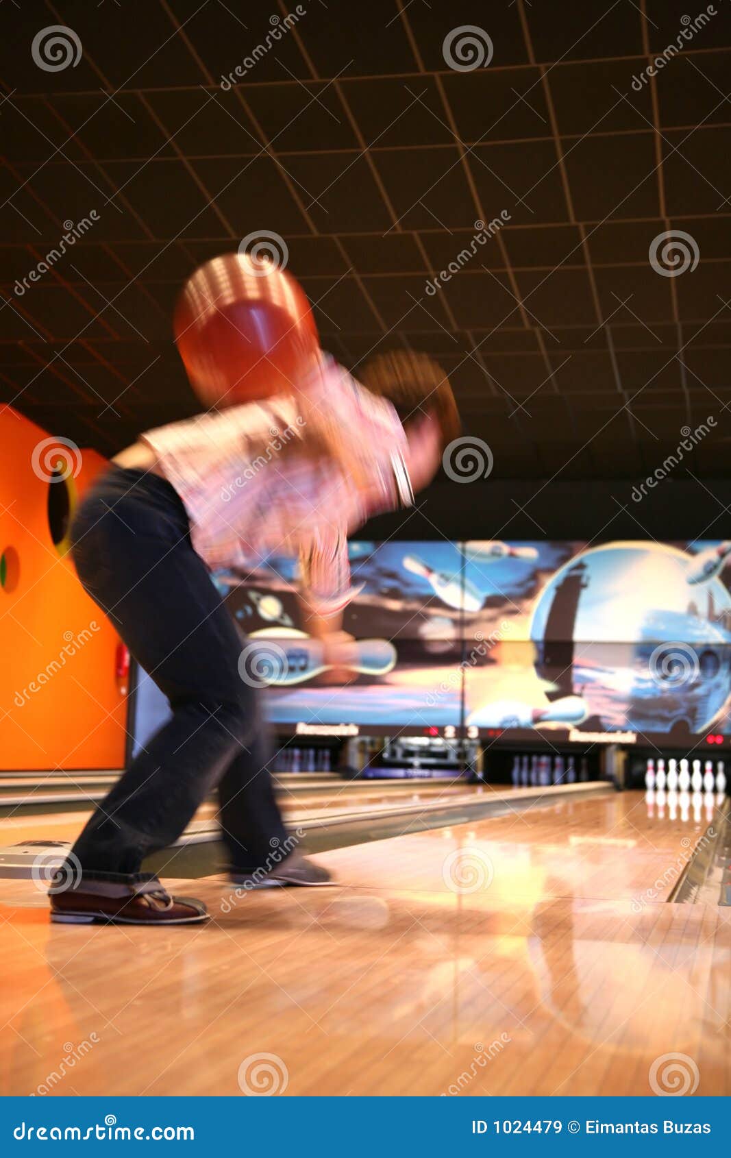 Bowling de bolo imagen de archivo. Imagen de interior - 1024479
