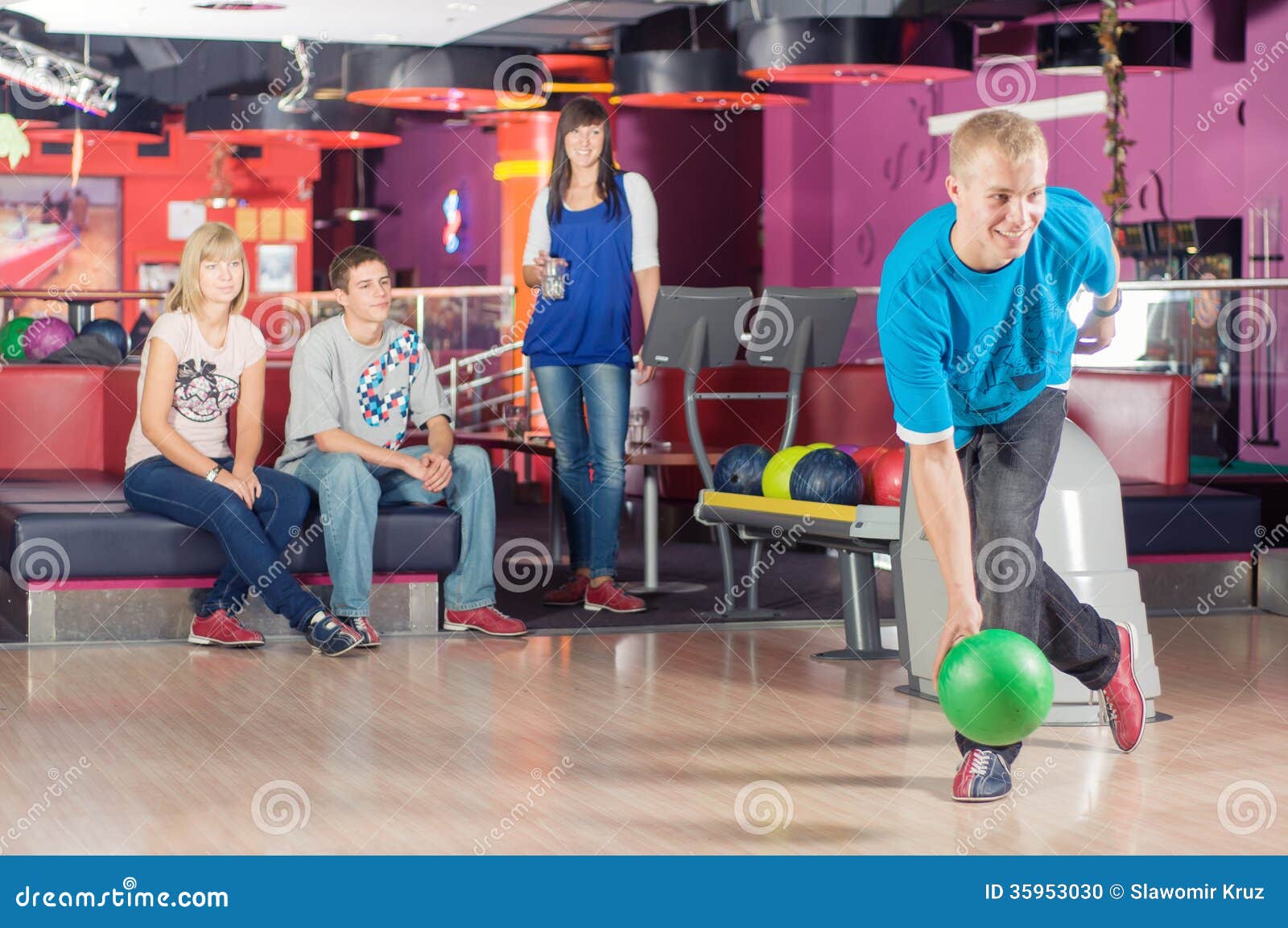 Bowling stock photo. Image of bowling, sport, shoot, hobby - 35953030