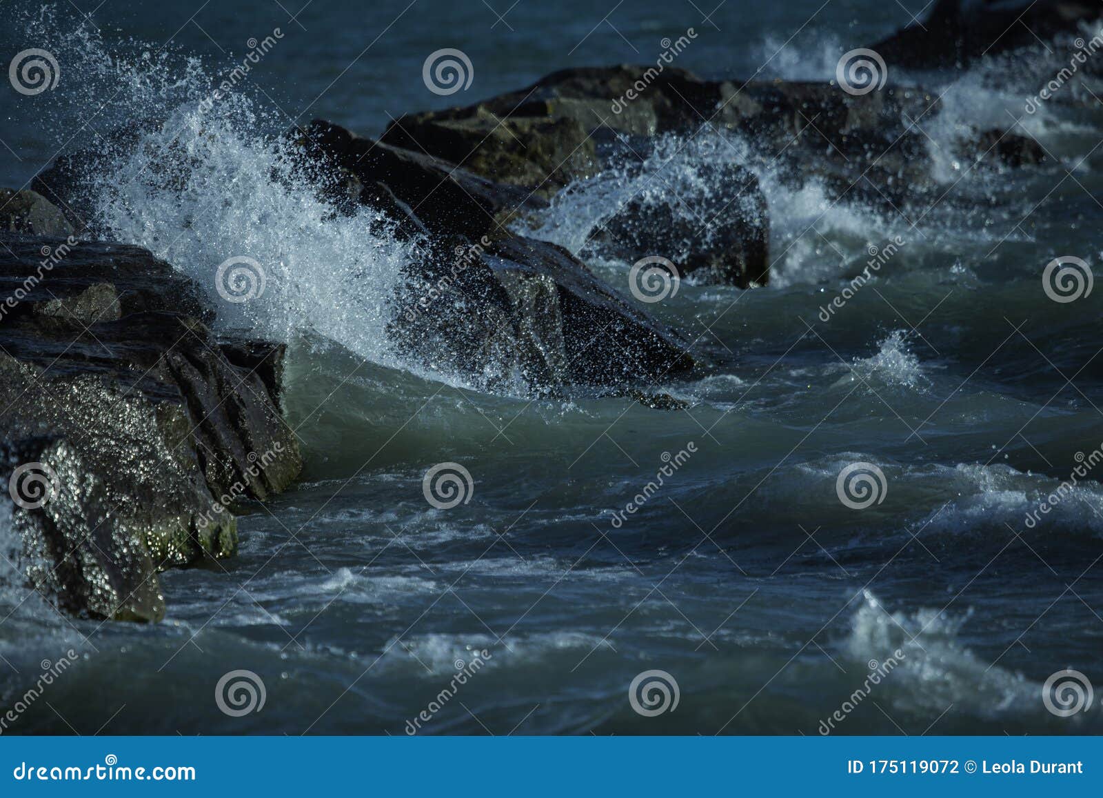 Big Splashes from Big Waves Stock Photo - Image of slap, stones: 175119072