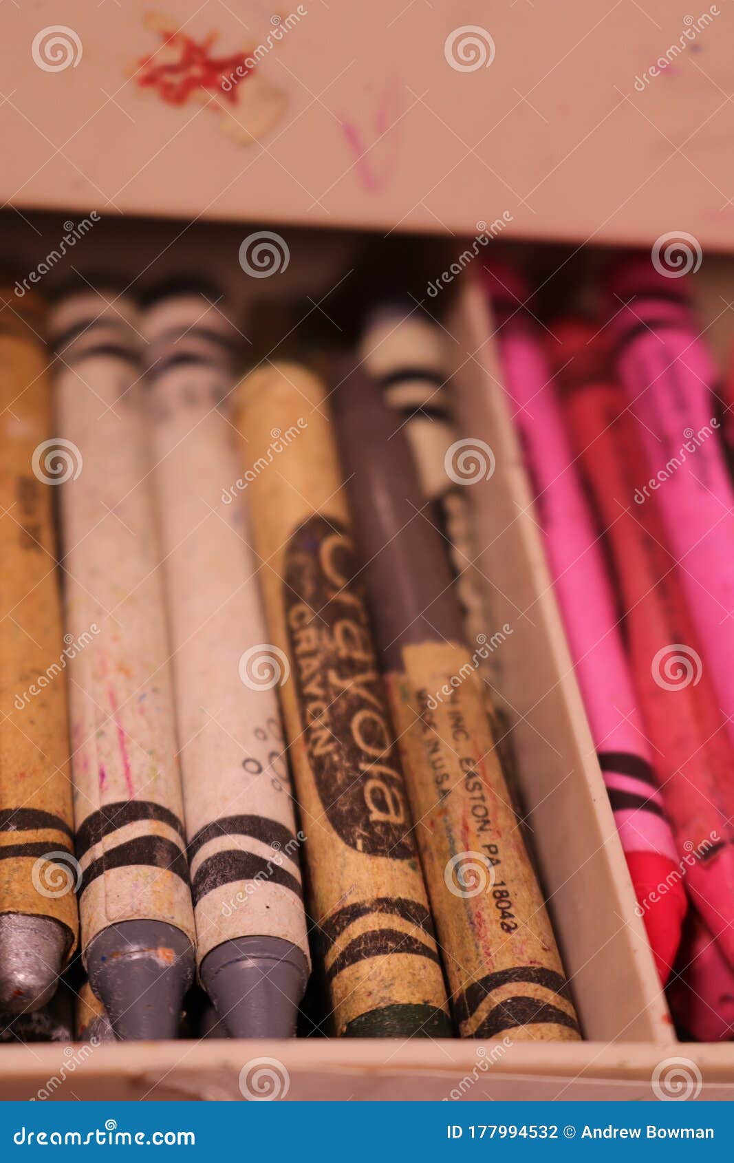 A Box of 64 Crayola Crayons Editorial Photography - Image of childrens ...