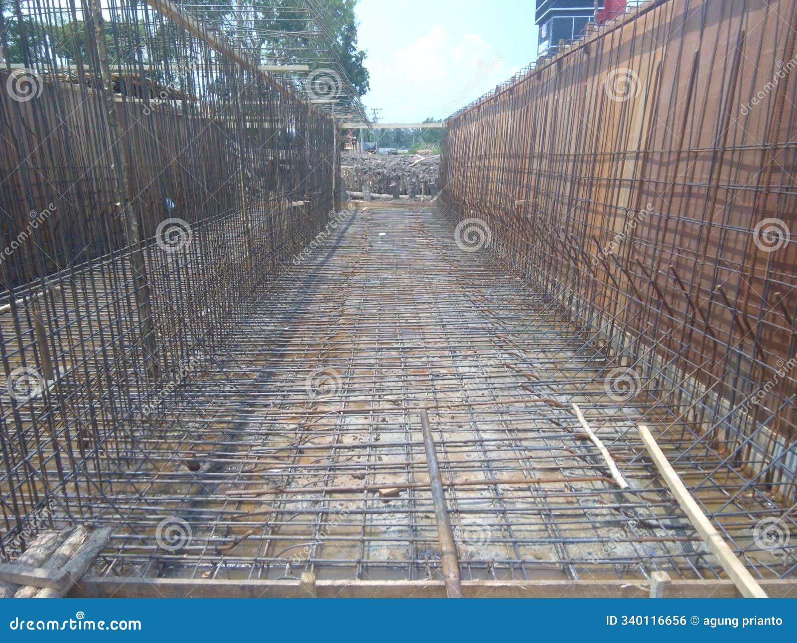 Box culvert iron work stock photo. Image of bridge, work - 340116656