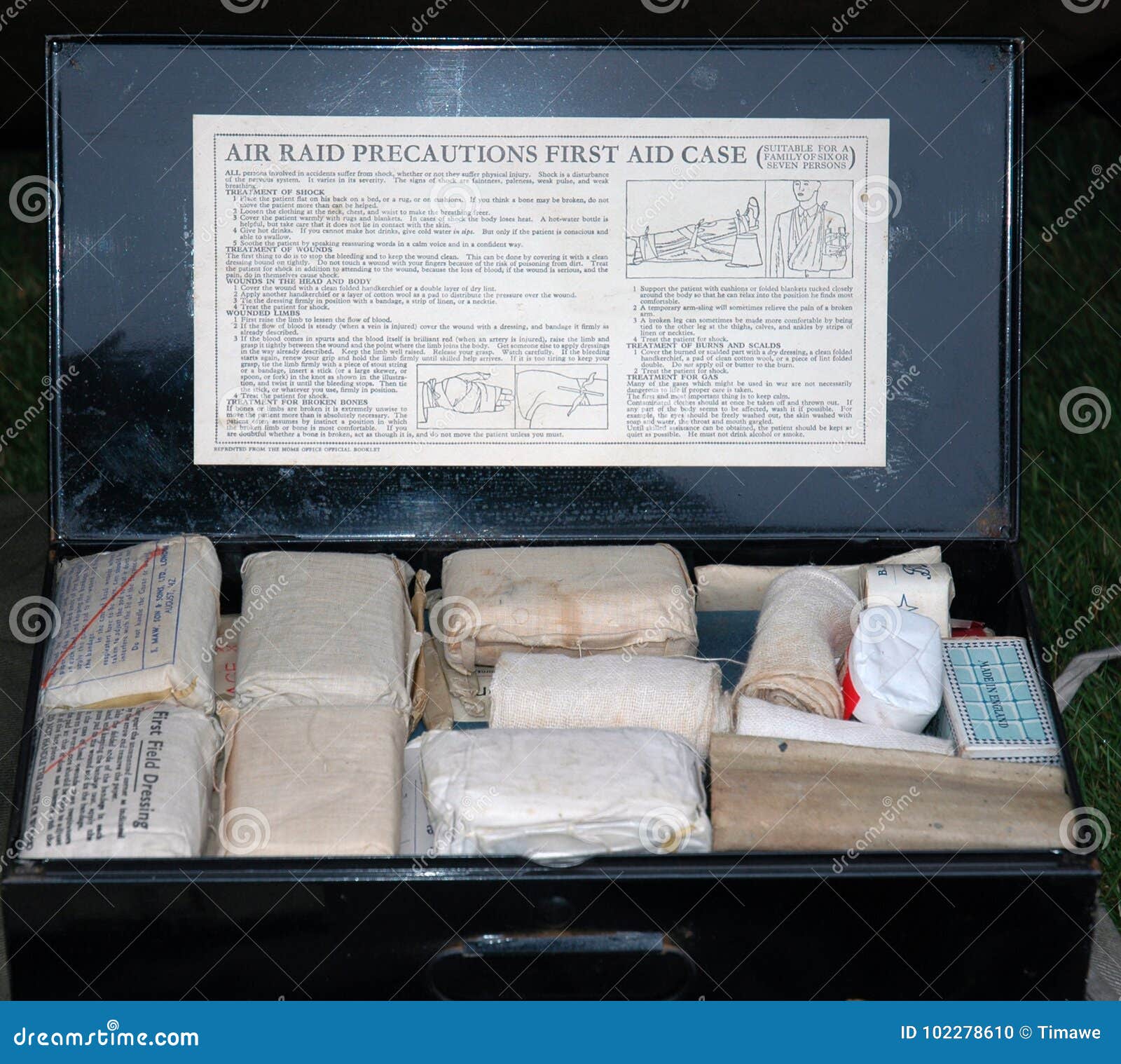 World War 2 First Aid Box editorial image. Image of safety - 102278610