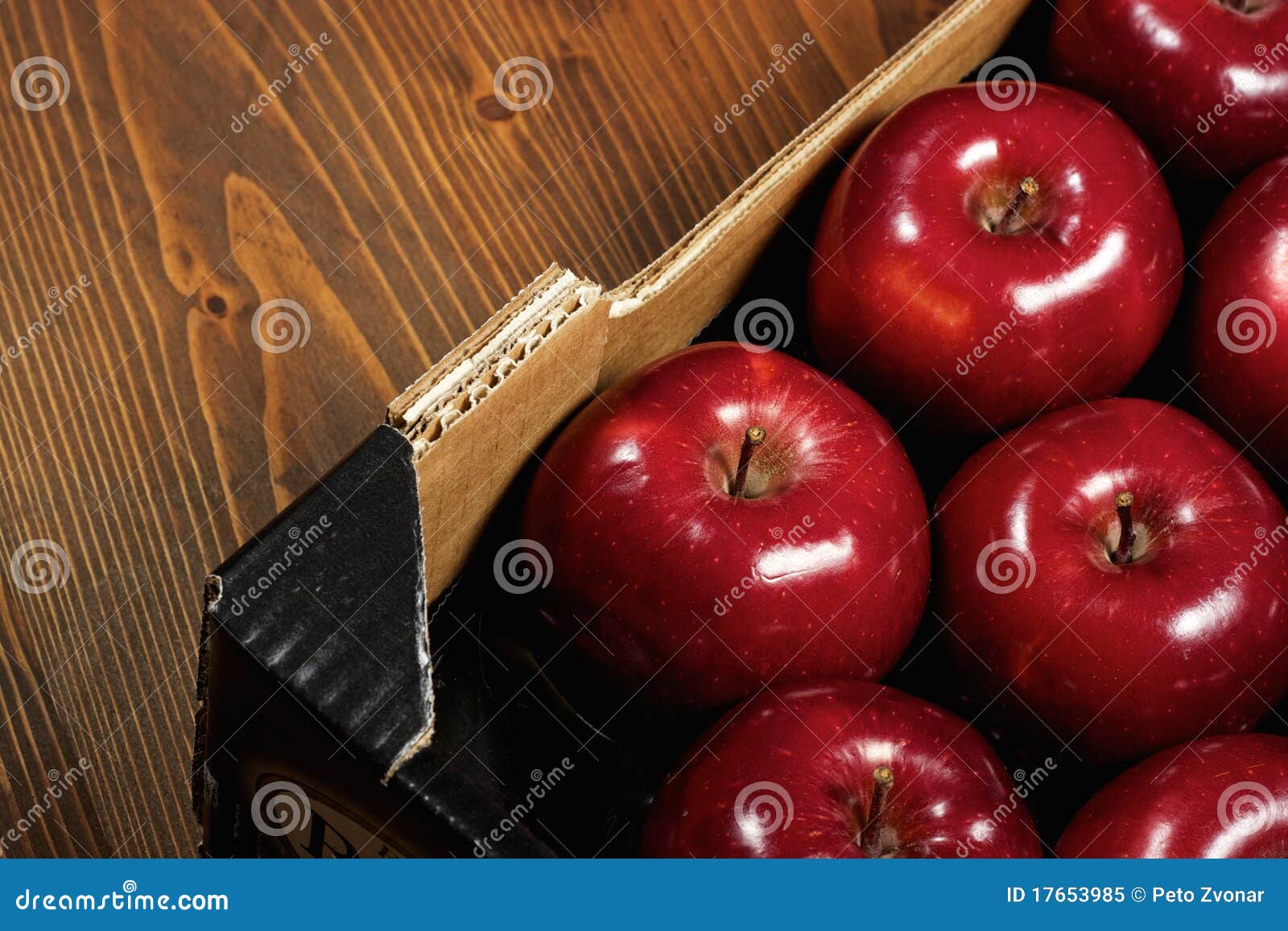 Box of fresh apples stock image. Image of fresh, crate - 17653985