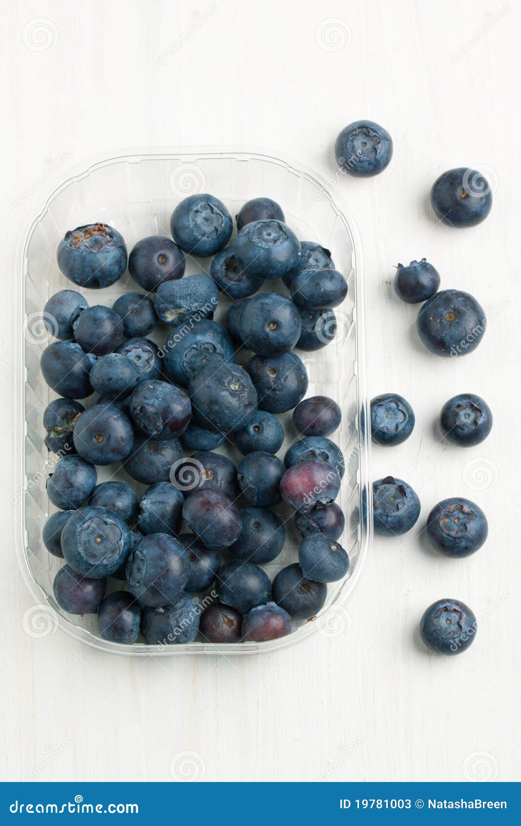 Box with fresh blueberry stock image. Image of diet, blueberry - 19781003