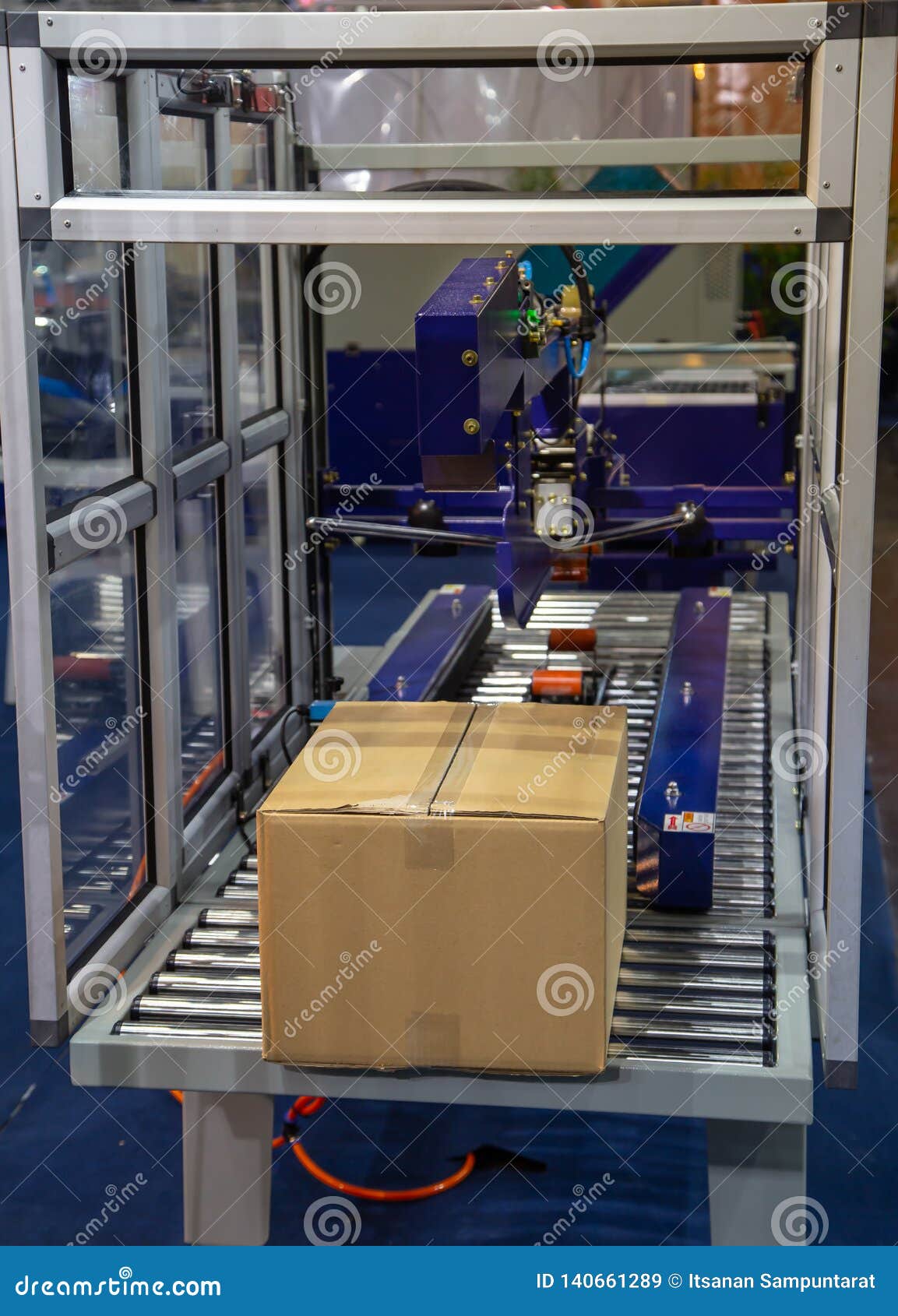 Box Packaging Machine stock image. Image of people, plant - 140661289