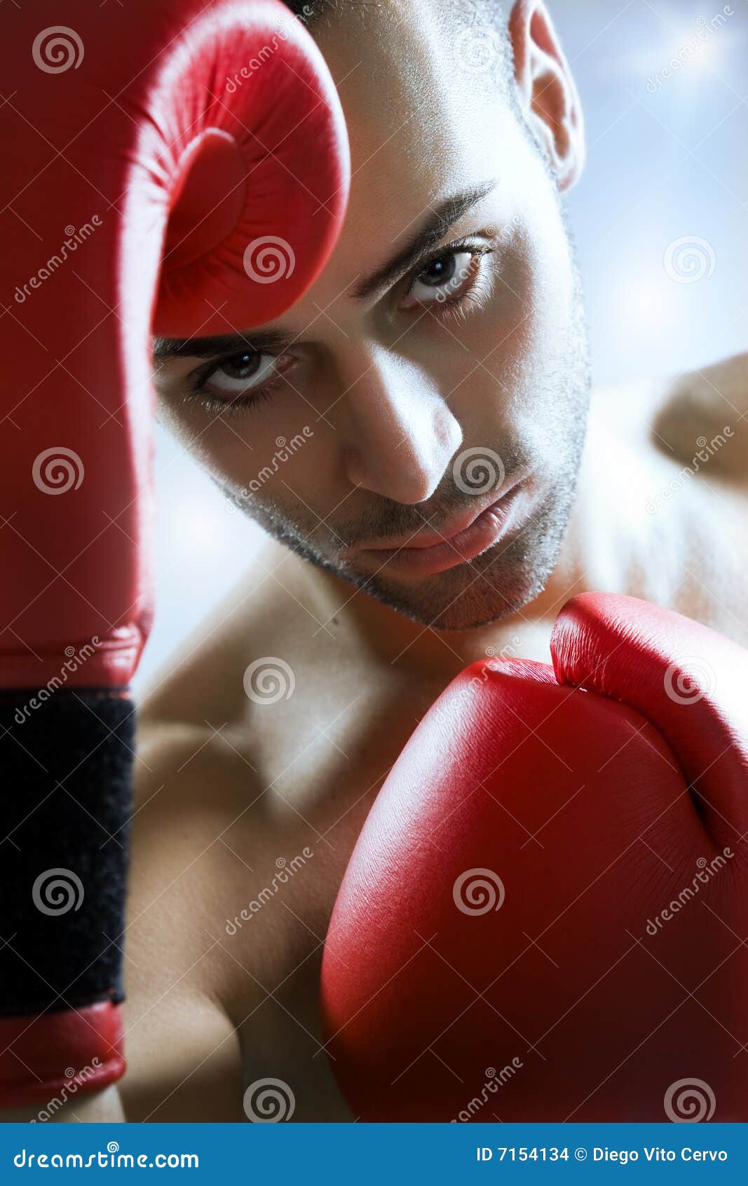 Boxeador foto de archivo. Imagen de boxeo, rojo, adulto - 7154134