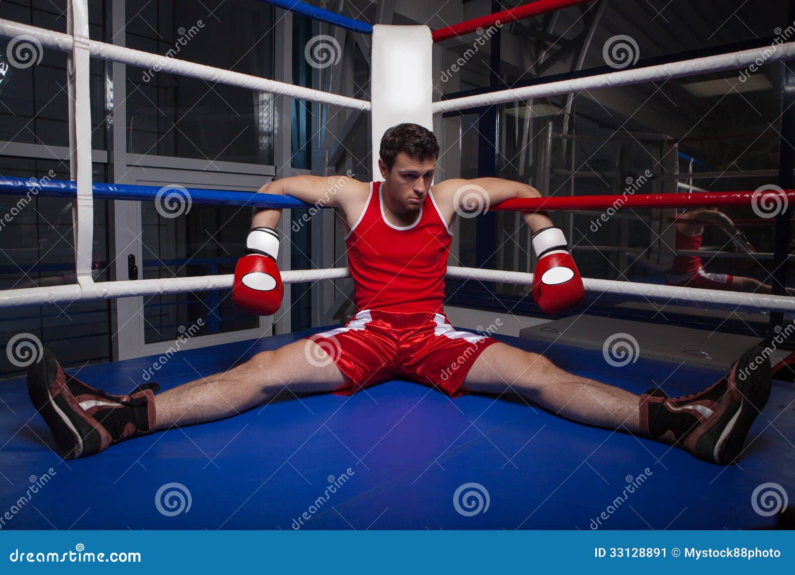 Boxeador Derrotado. Imagen de archivo - Imagen: 33128891