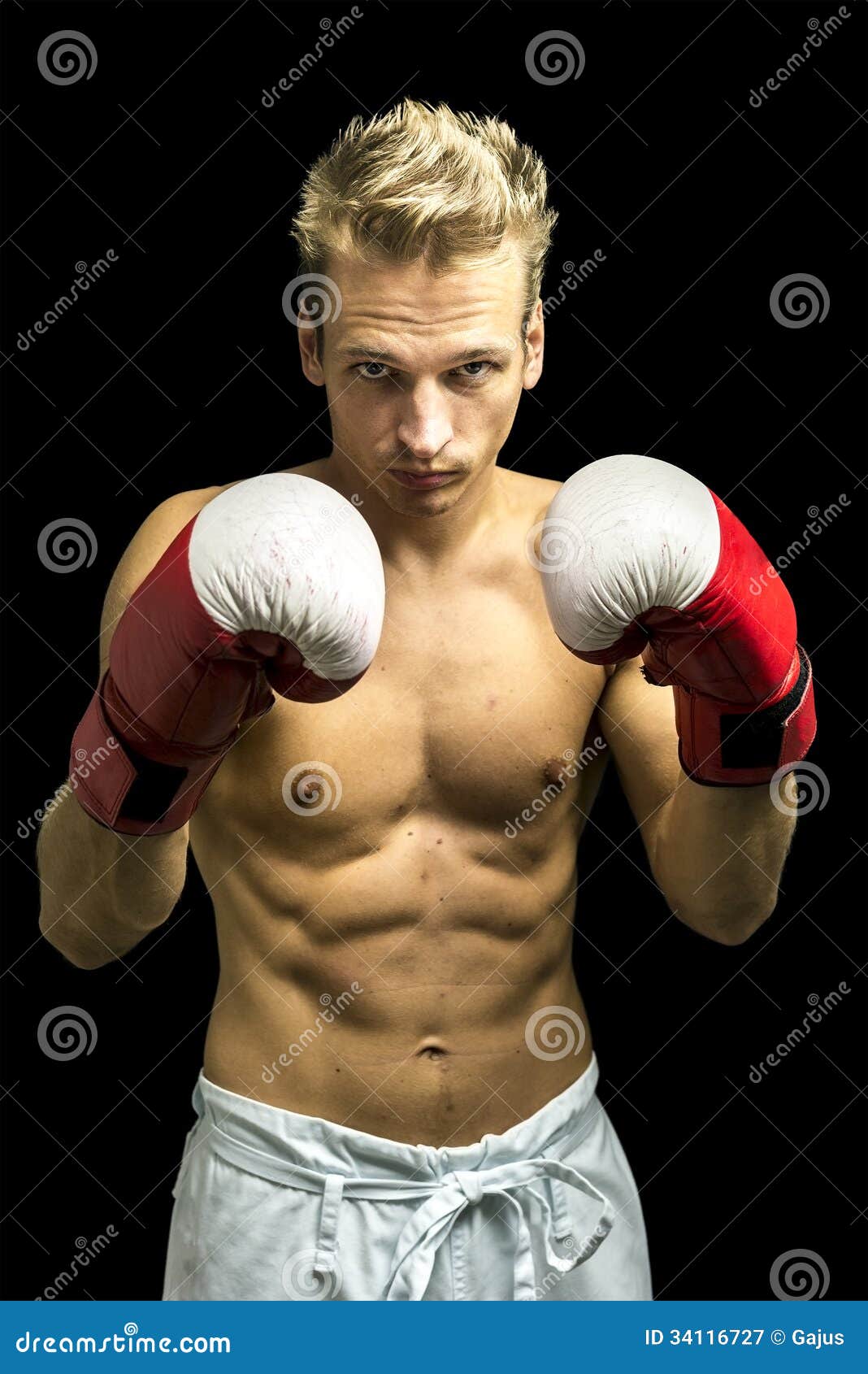 Boxeador listo para luchar imagen de archivo. Imagen de competitivo ...